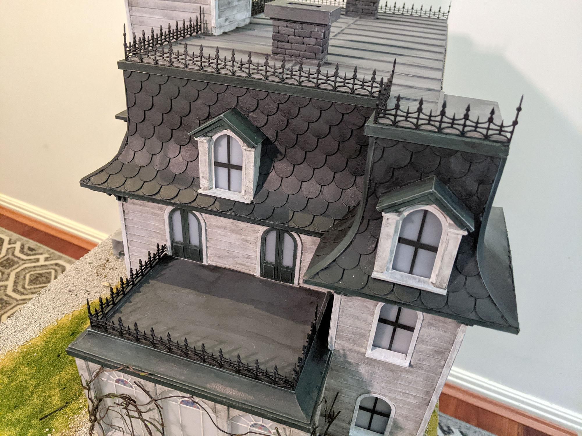 Addams Family Spooky Mansion Cardboard Model - With Lights and Sound ...