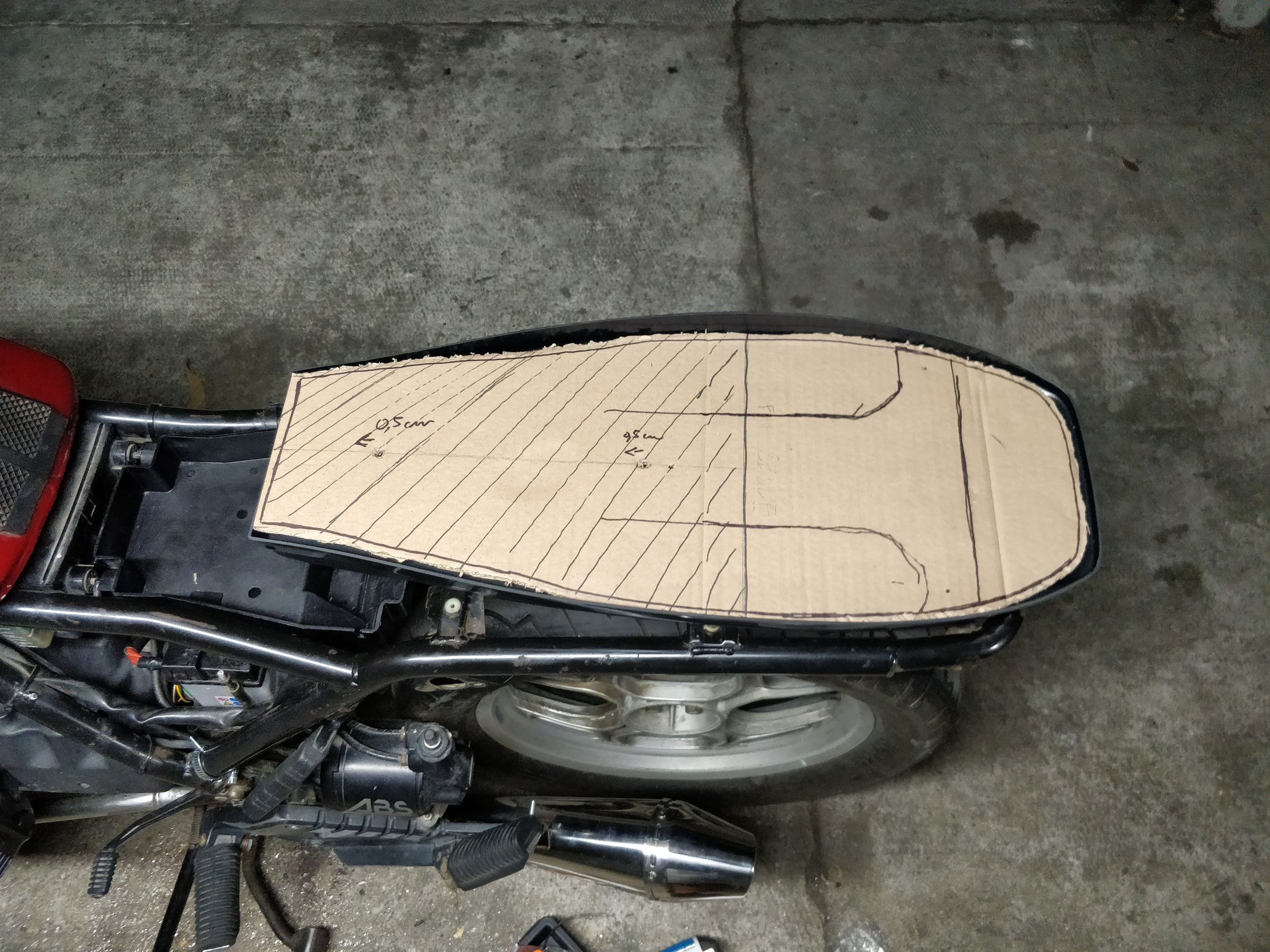 Give a New Life to an Old Motorcycle! How to Build a Cafe Racer : 8 ...