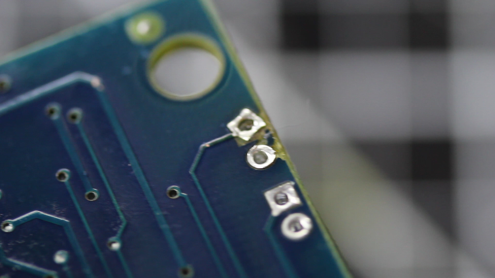 Desoldering | Soldering Basics : 8 Steps (with Pictures) - Instructables