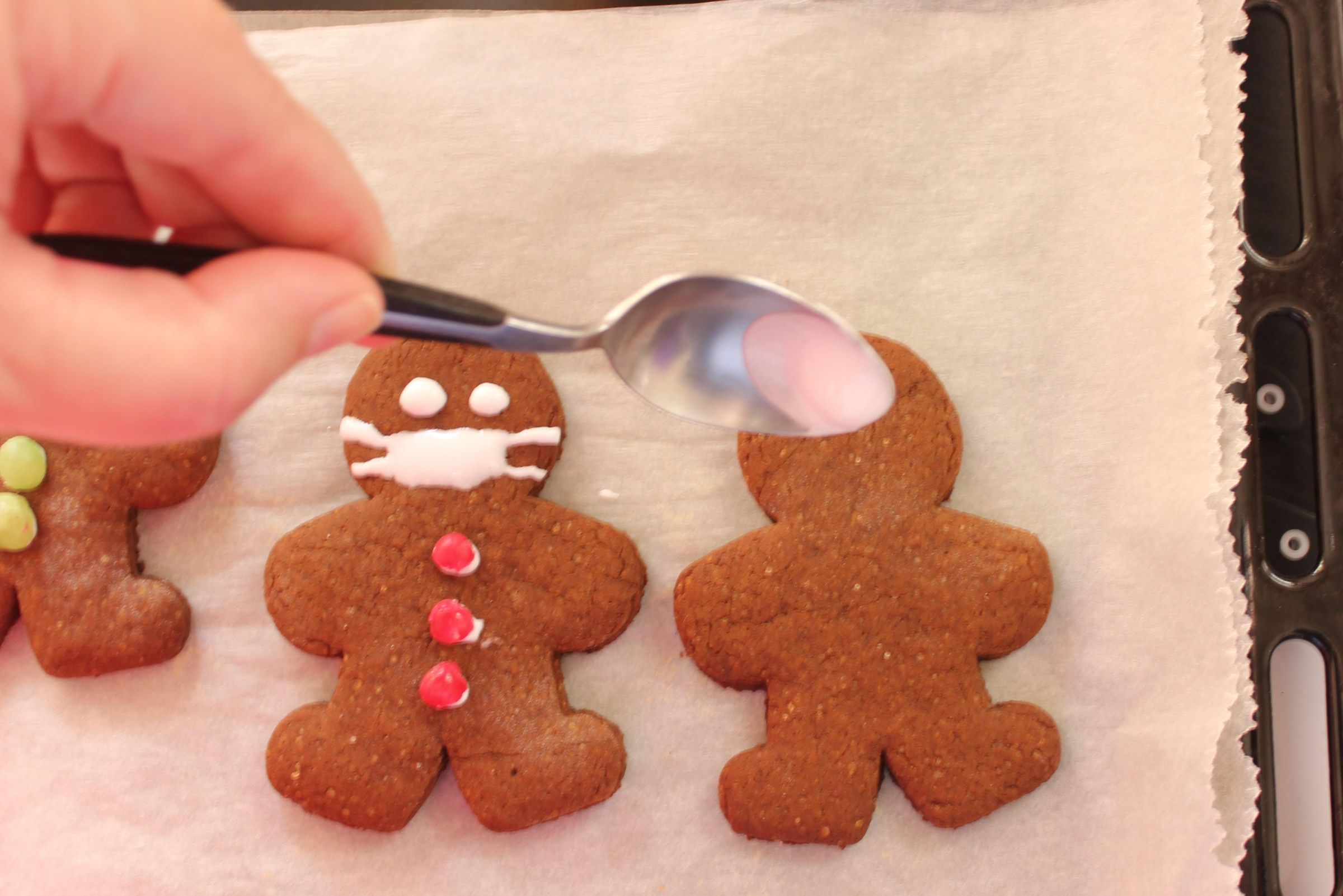 Masked Gingerbread Men : 6 Steps (with Pictures) - Instructables