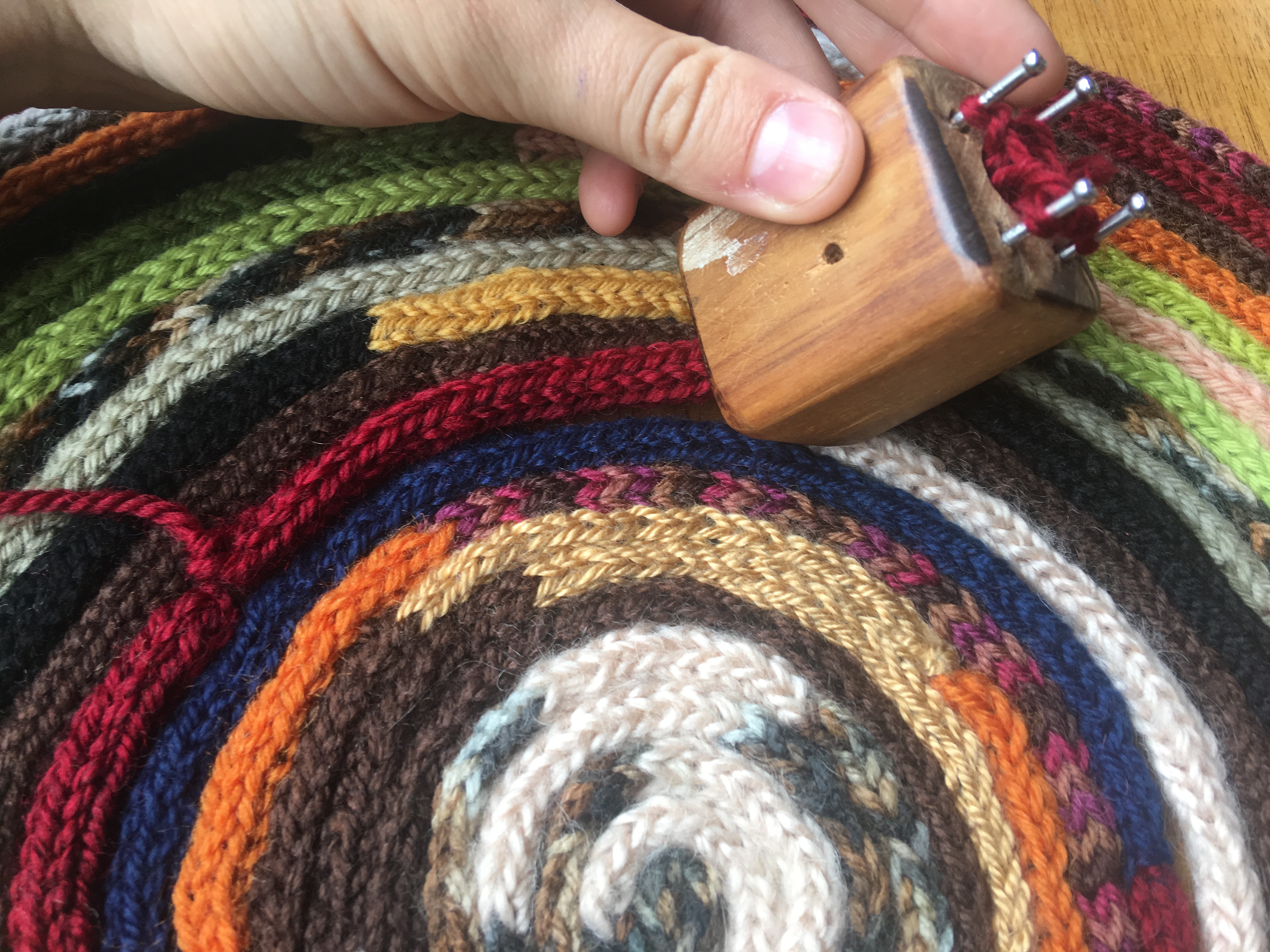 How to French Knit a Rug : 11 Steps (with Pictures) - Instructables