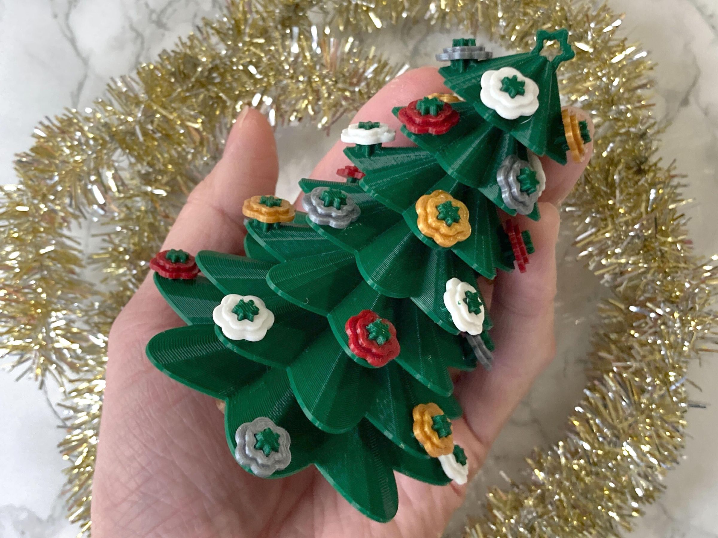 Wreath and Tree Ornaments With Detachable Flowers : 8 Steps (with ...
