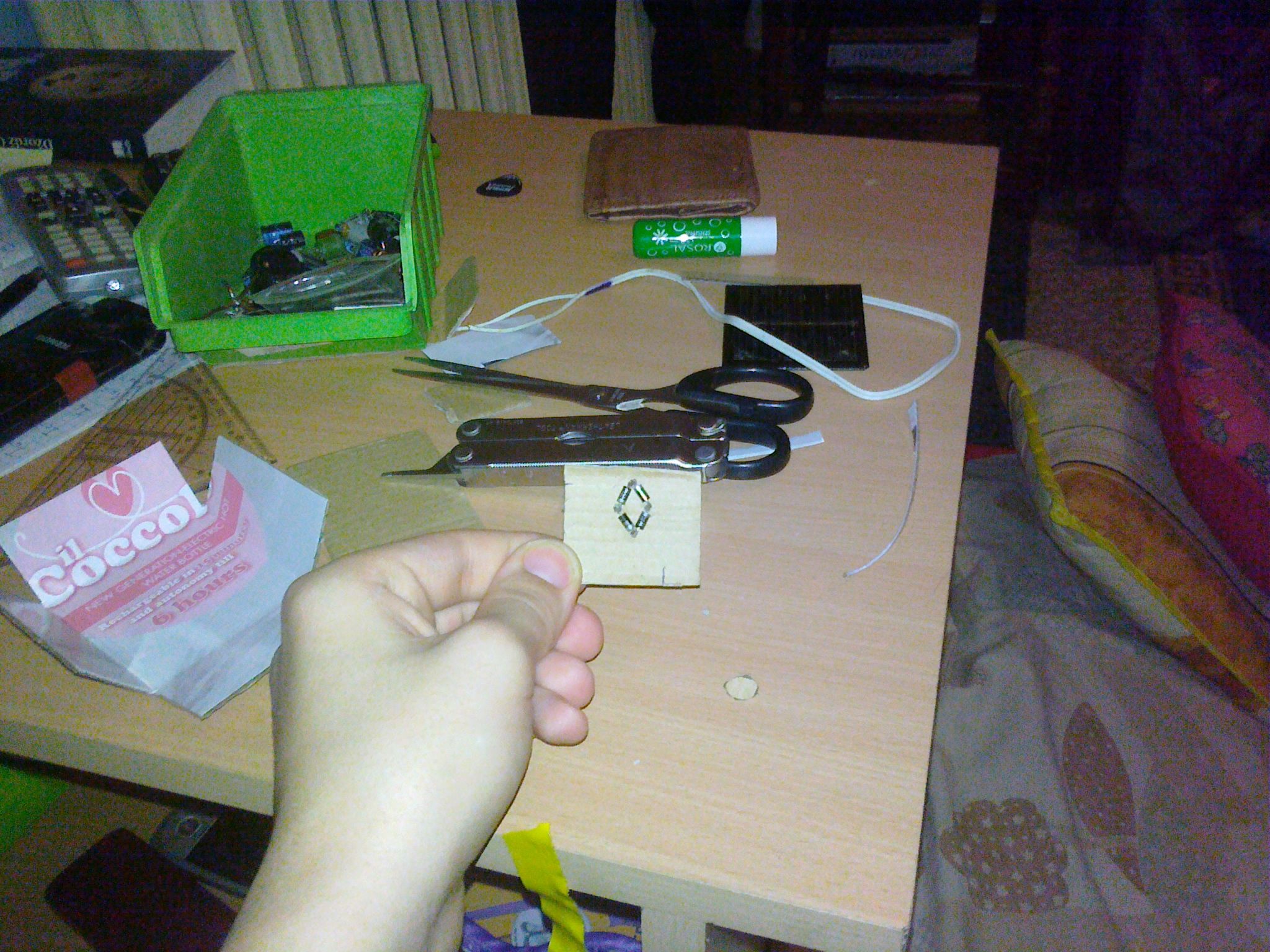 Macgyver-Cardboard & Duct Tape Solar Charger : 3 Steps - Instructables