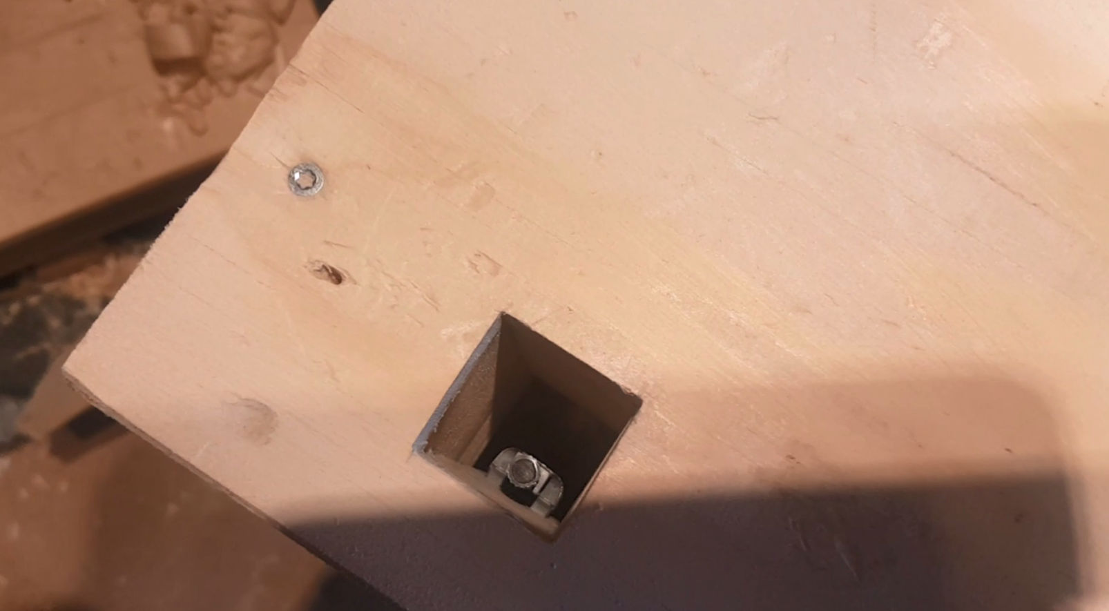 Pop Up Bench Dogs : 6 Steps (with Pictures) - Instructables