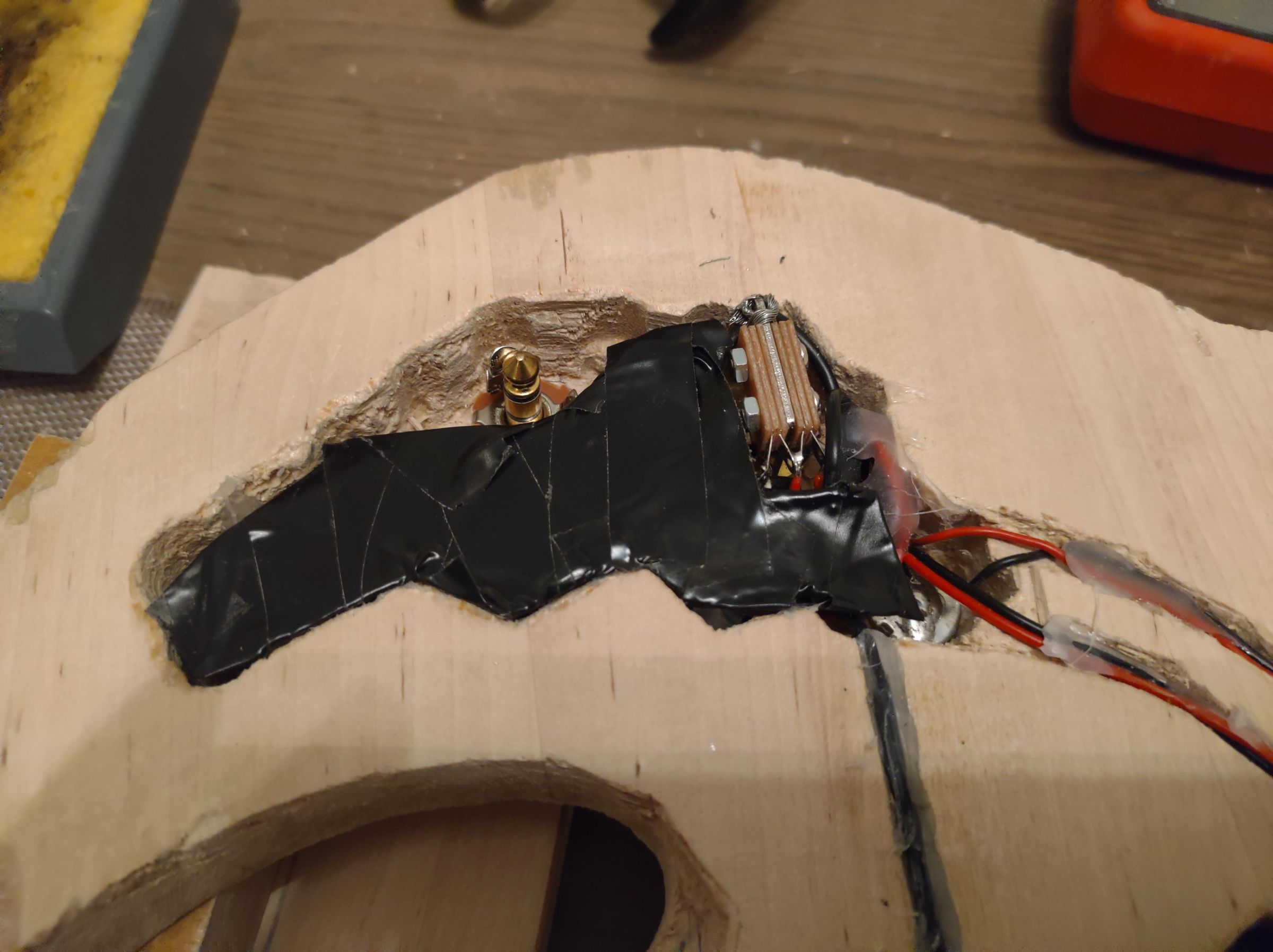 Headless Electric Manta Shaped Guitar With Plain Tuners : 12 Steps ...