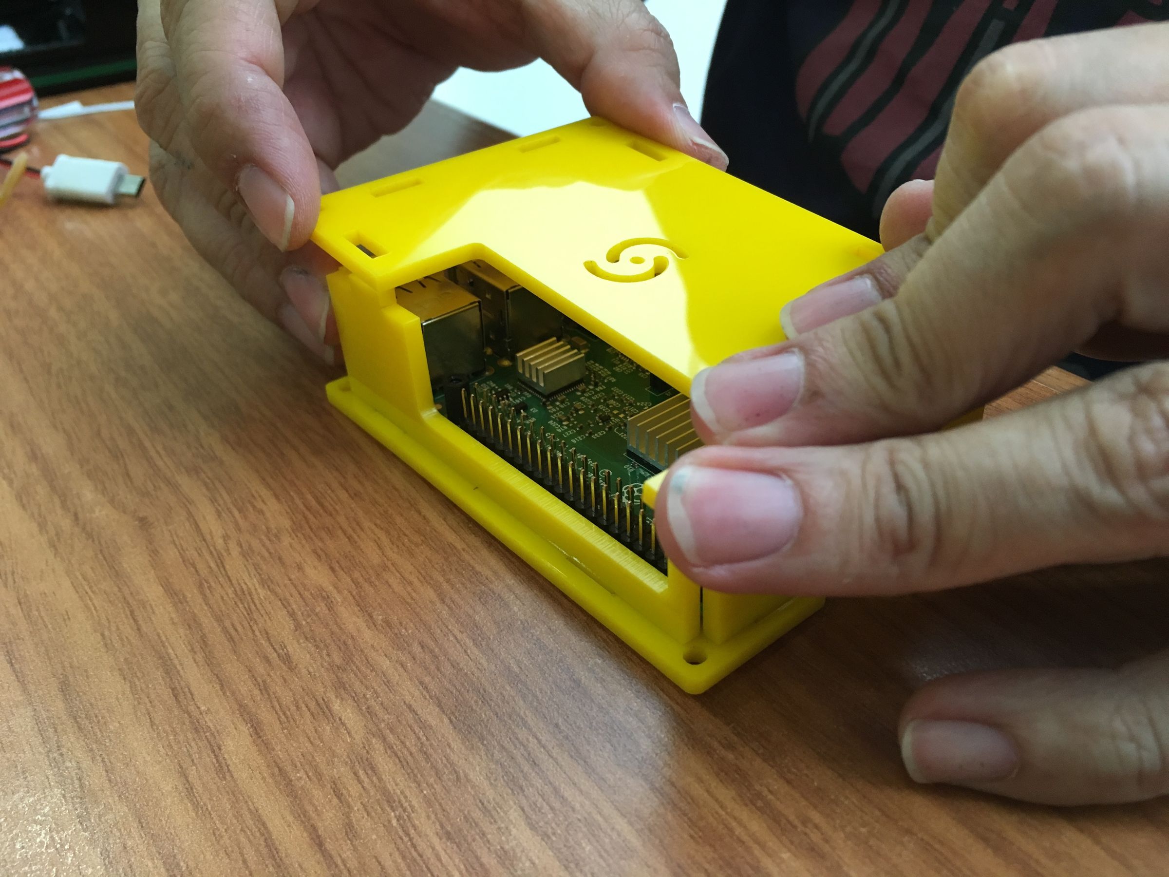 Samytronix Pi: DIY Raspberry Pi Desktop Computer (with Accessible GPIO) : 13 Steps (with ...