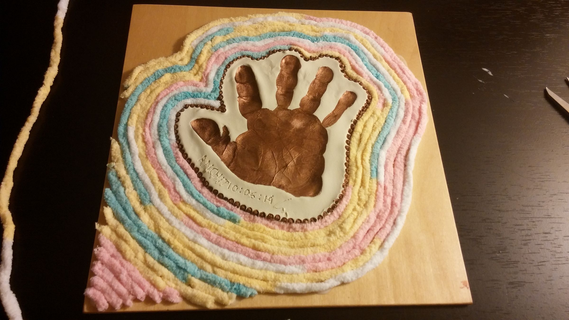 Framed Hand-print With Yarn and Cardboard : 6 Steps - Instructables