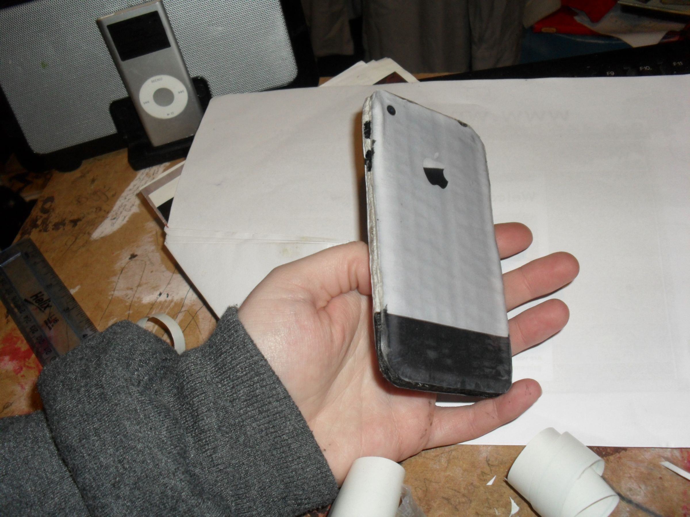 Cardboard Props: How to Make a Prop IPhone or IPad : 8 Steps ...