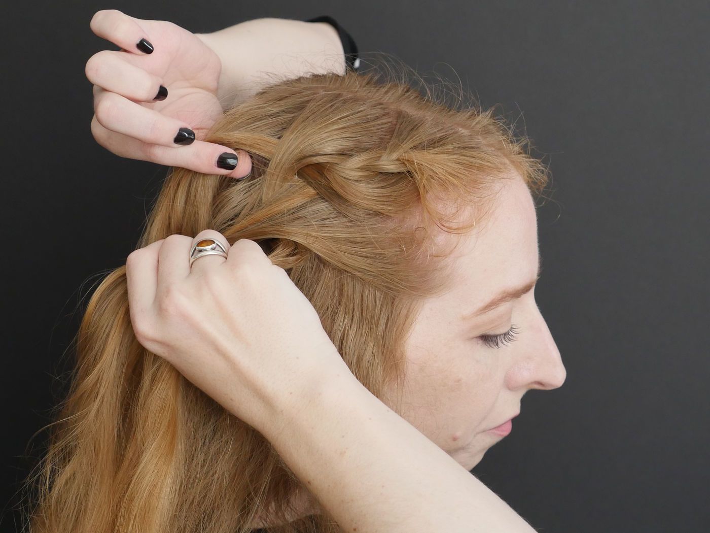 French Braid Basics : 4 Steps (with Pictures) - Instructables