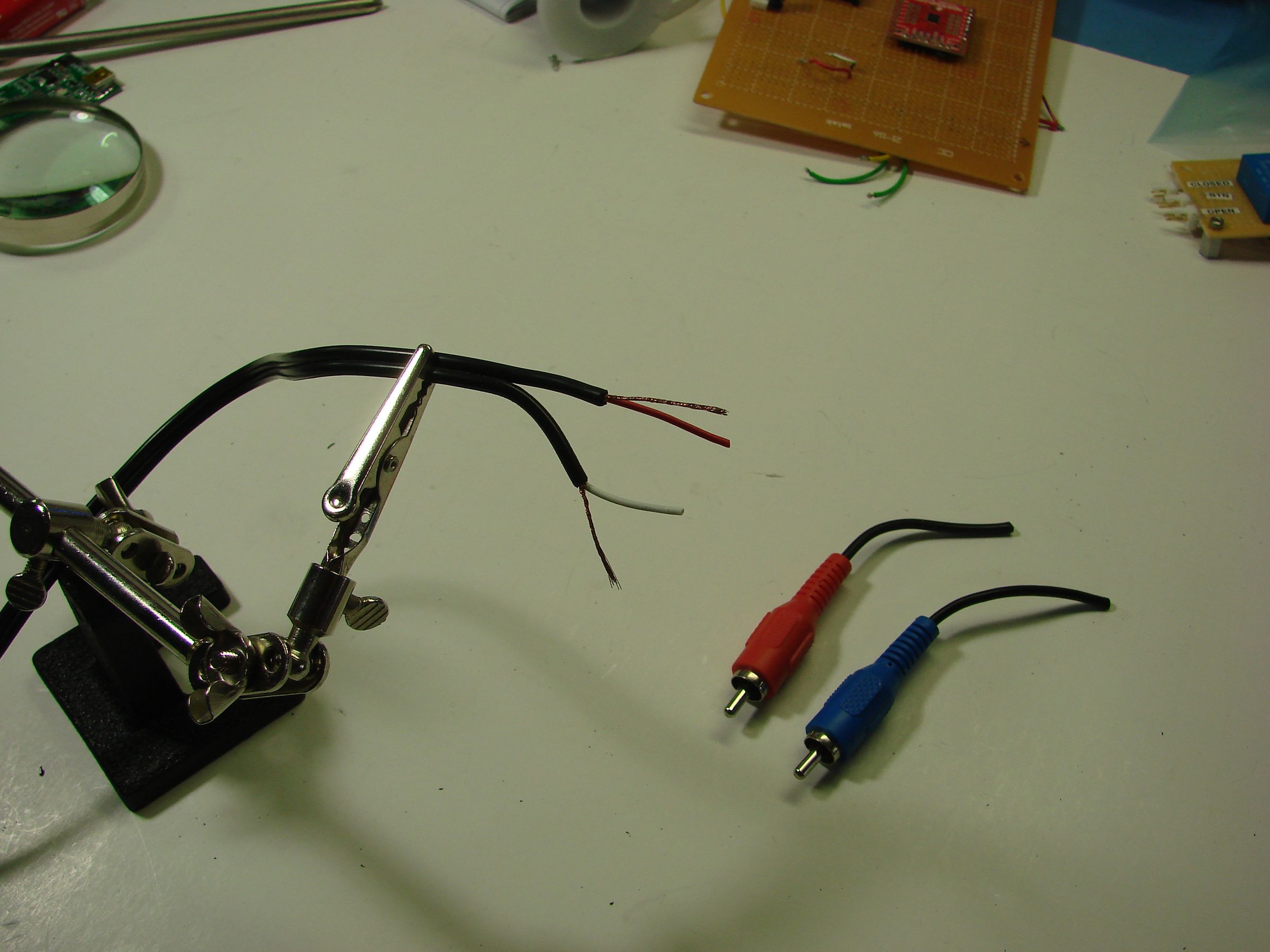 Bluetooth Speaker Hack - Home Theater Streaming : 8 Steps (with ...