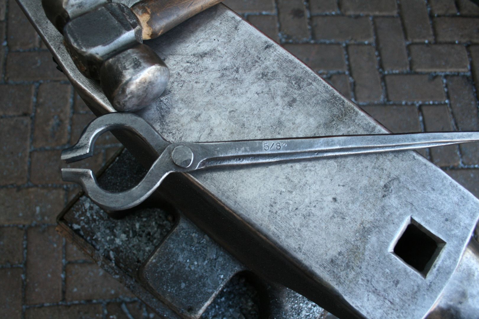 Blacksmith Tongs Drawing