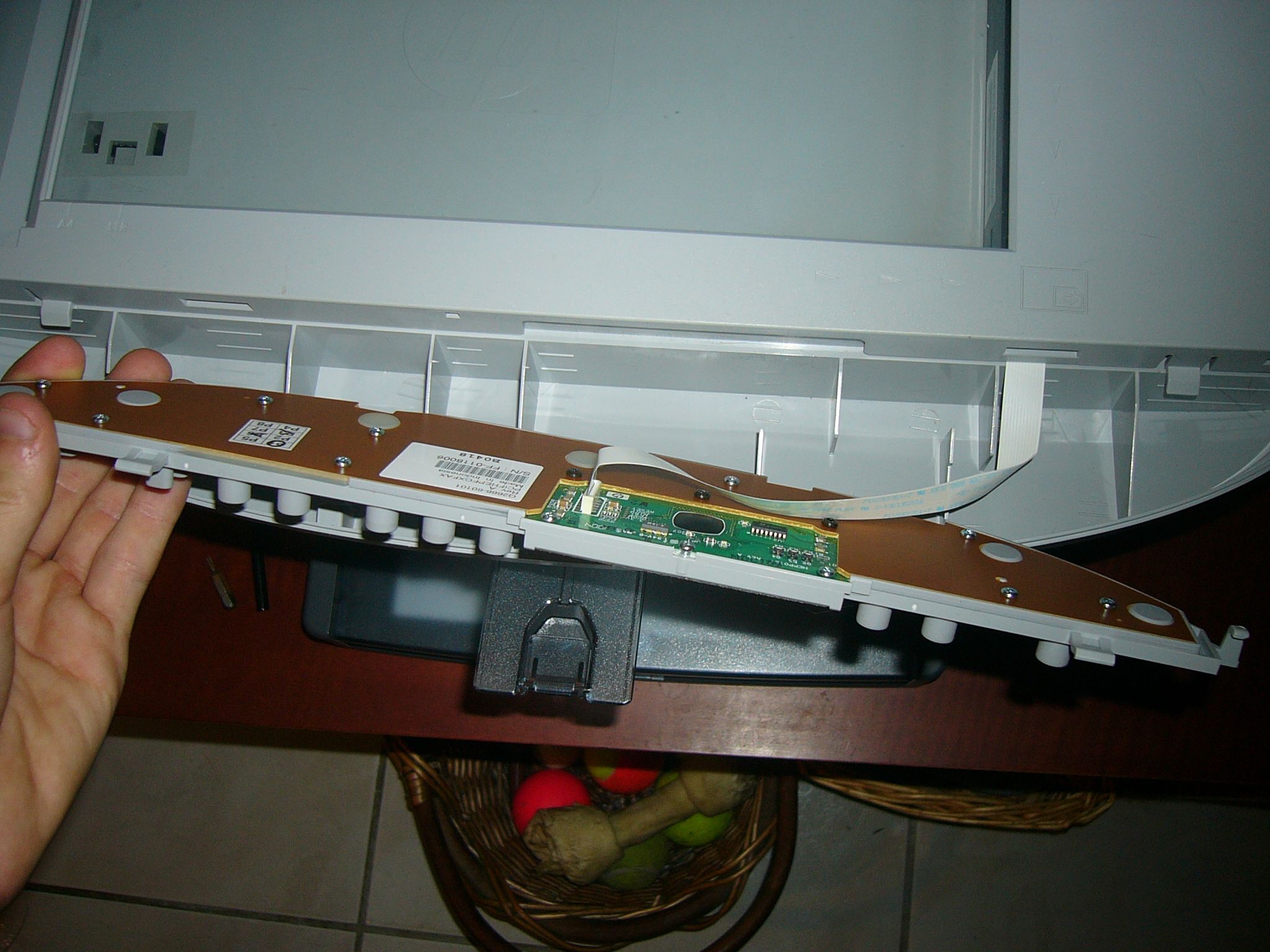 Cleaning the Underside of an HP's Scanner Glass : 4 Steps - Instructables