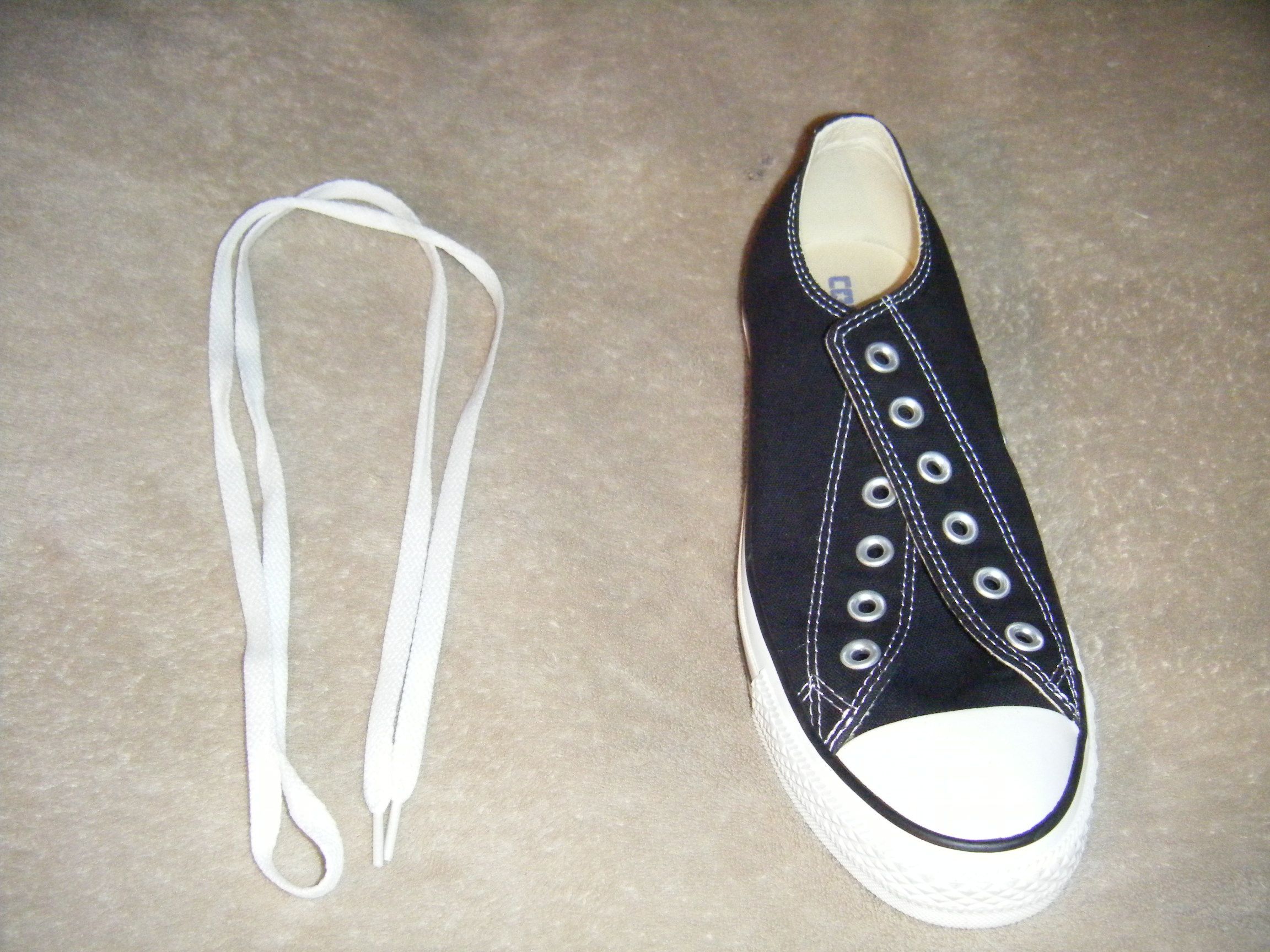 How to Ladder Lace Your Shoes : 7 Steps - Instructables