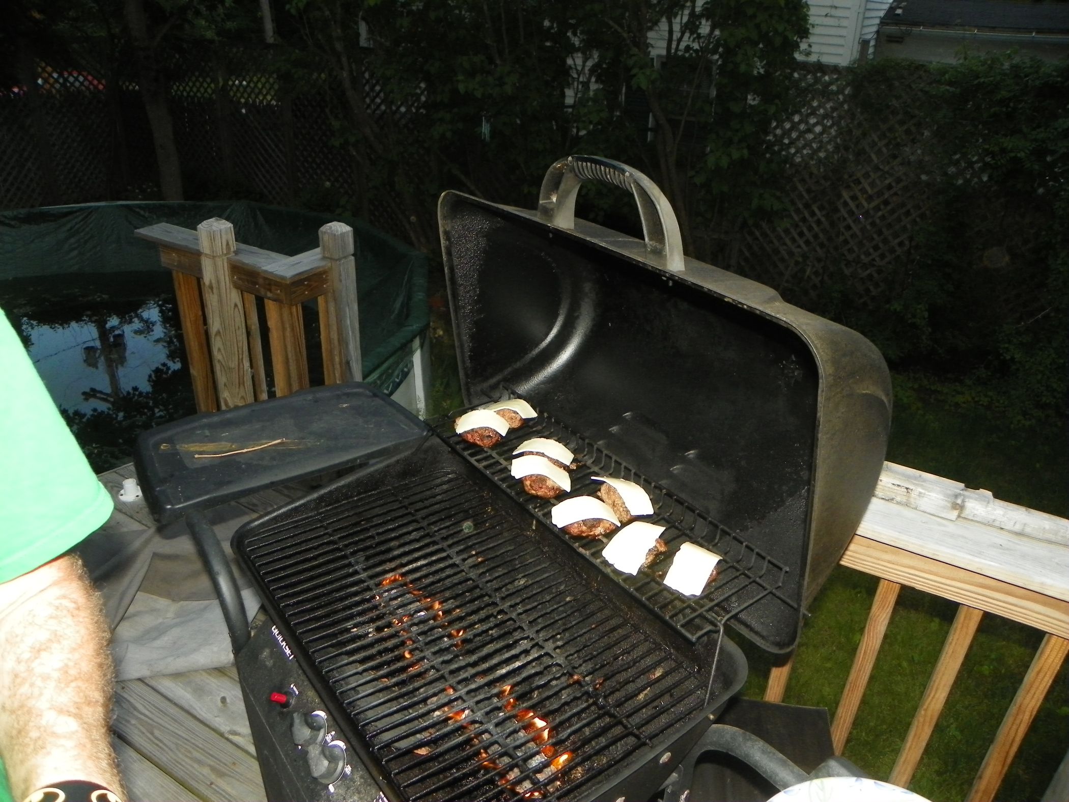 Putting on the Ritz Burger : 7 Steps - Instructables