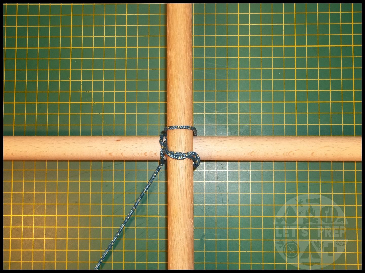 Quick Skills #4: How to Tie Lashings - Pt.1 Square Lashing : 7 Steps ...