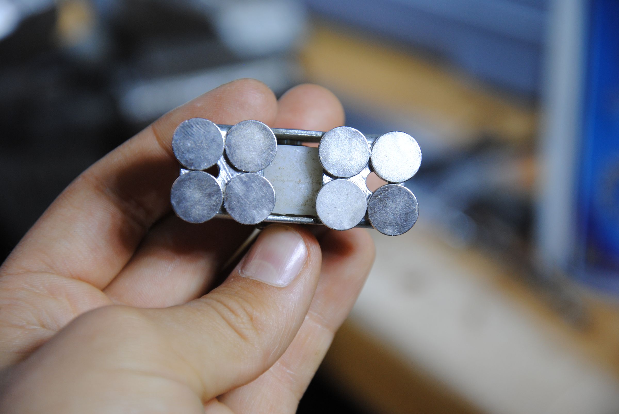 How to Make a Magnetic Honing Guide (For Sharpening Chisels & Hand ...