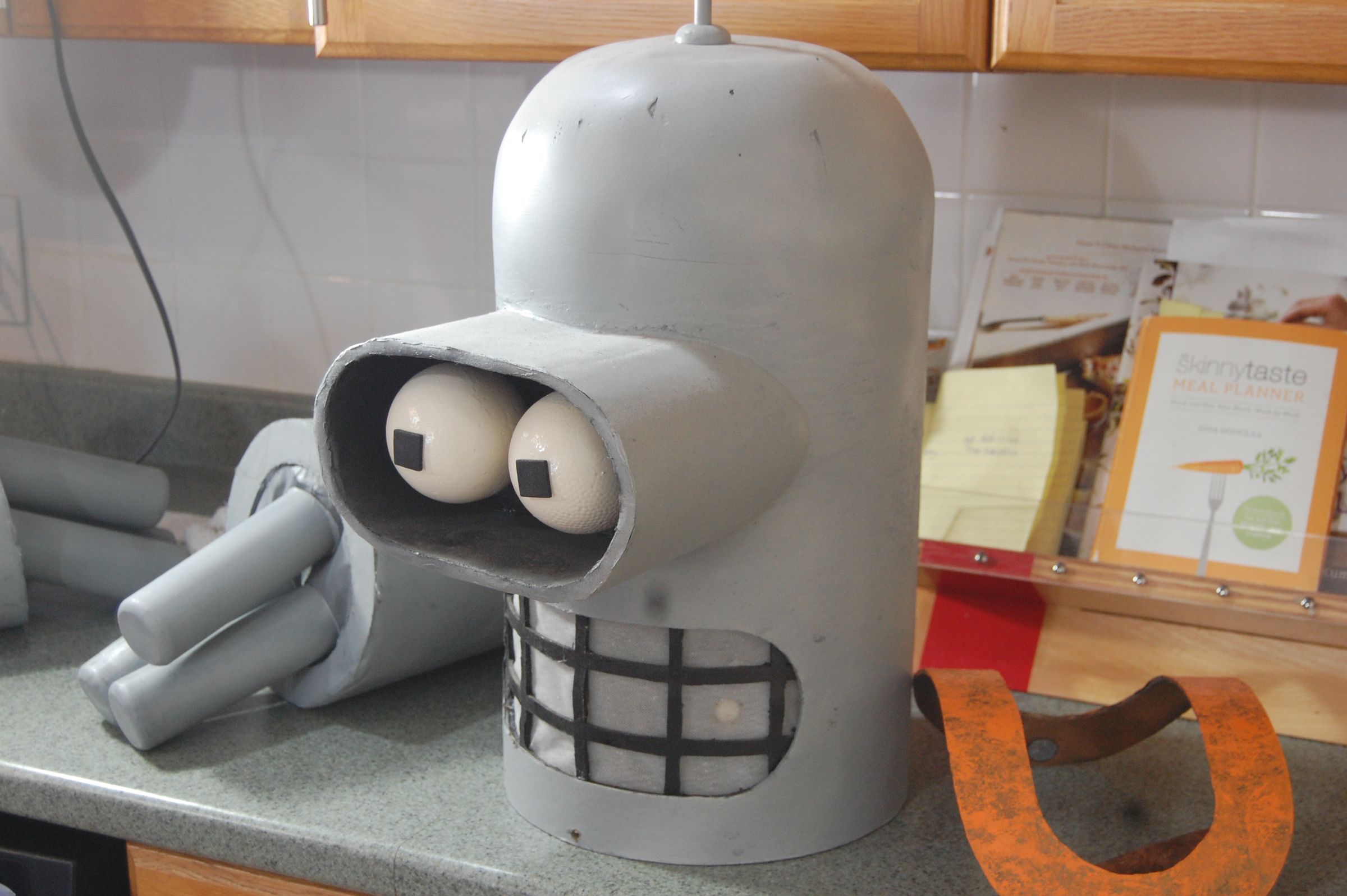 Bender - Costume : 16 Steps (with Pictures) - Instructables