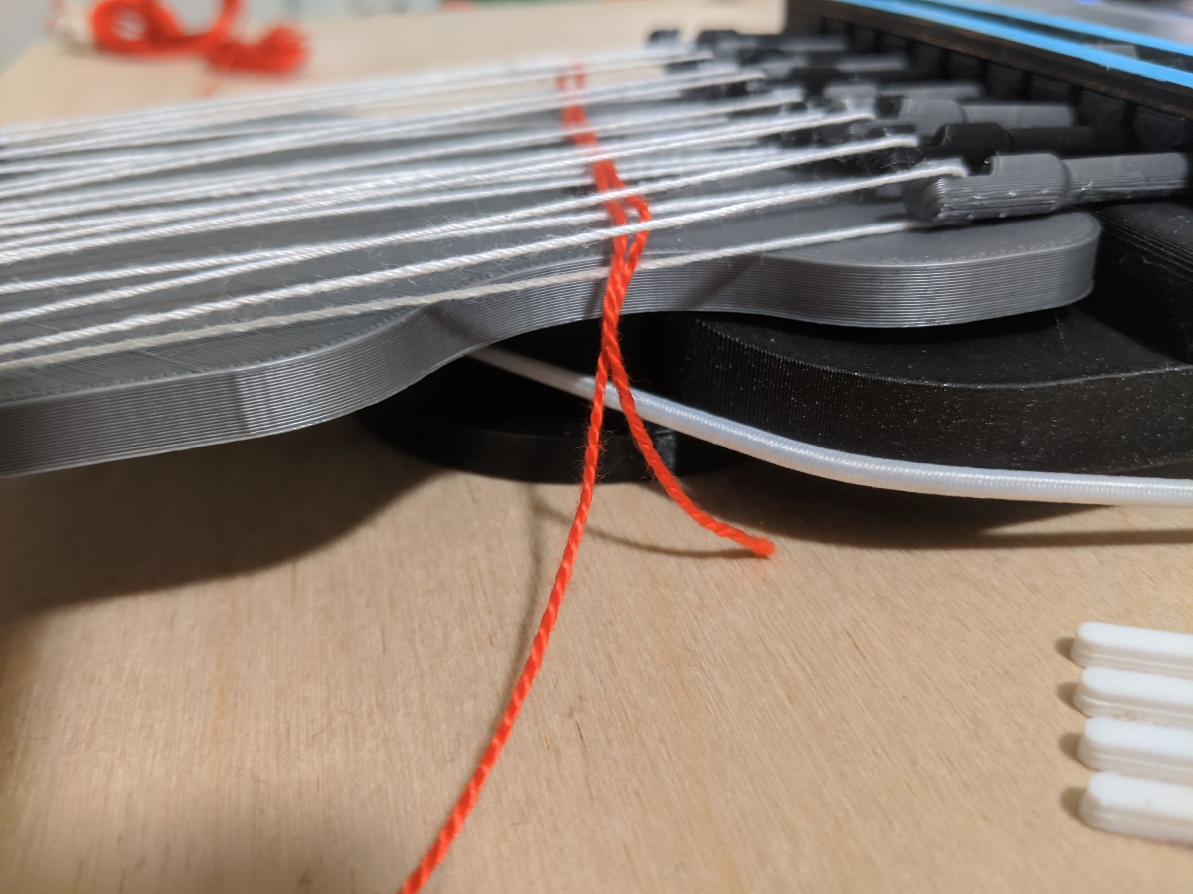 How to Weave on That Darn Machine : 8 Steps - Instructables