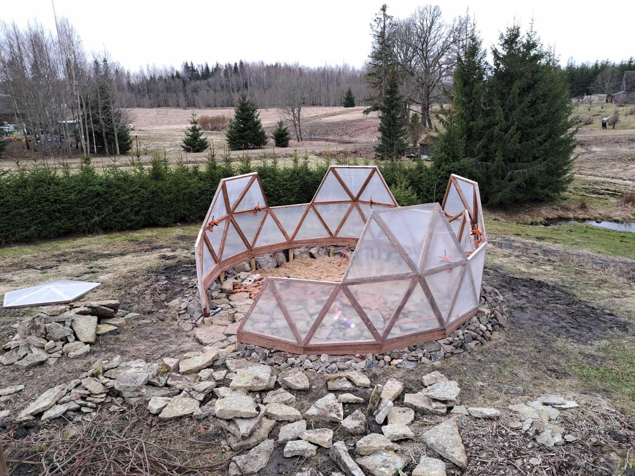 Geodesic Dome Greenhouse : 5 Steps - Instructables