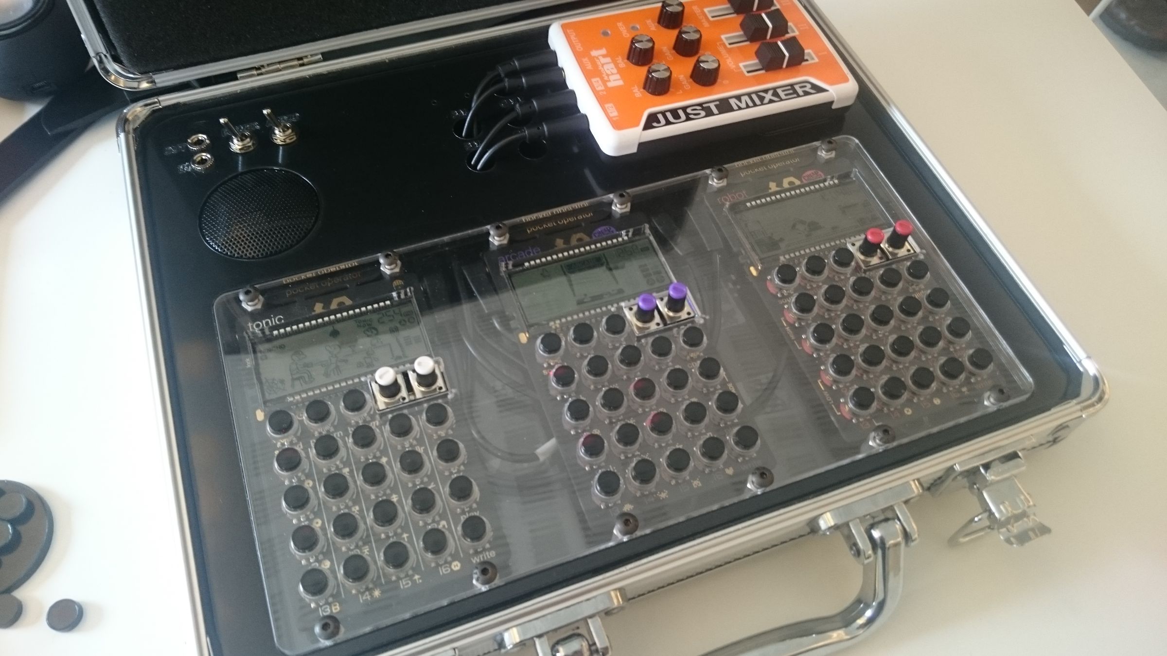 Pocket Synth Briefcase V2 : 7 Steps (with Pictures) - Instructables