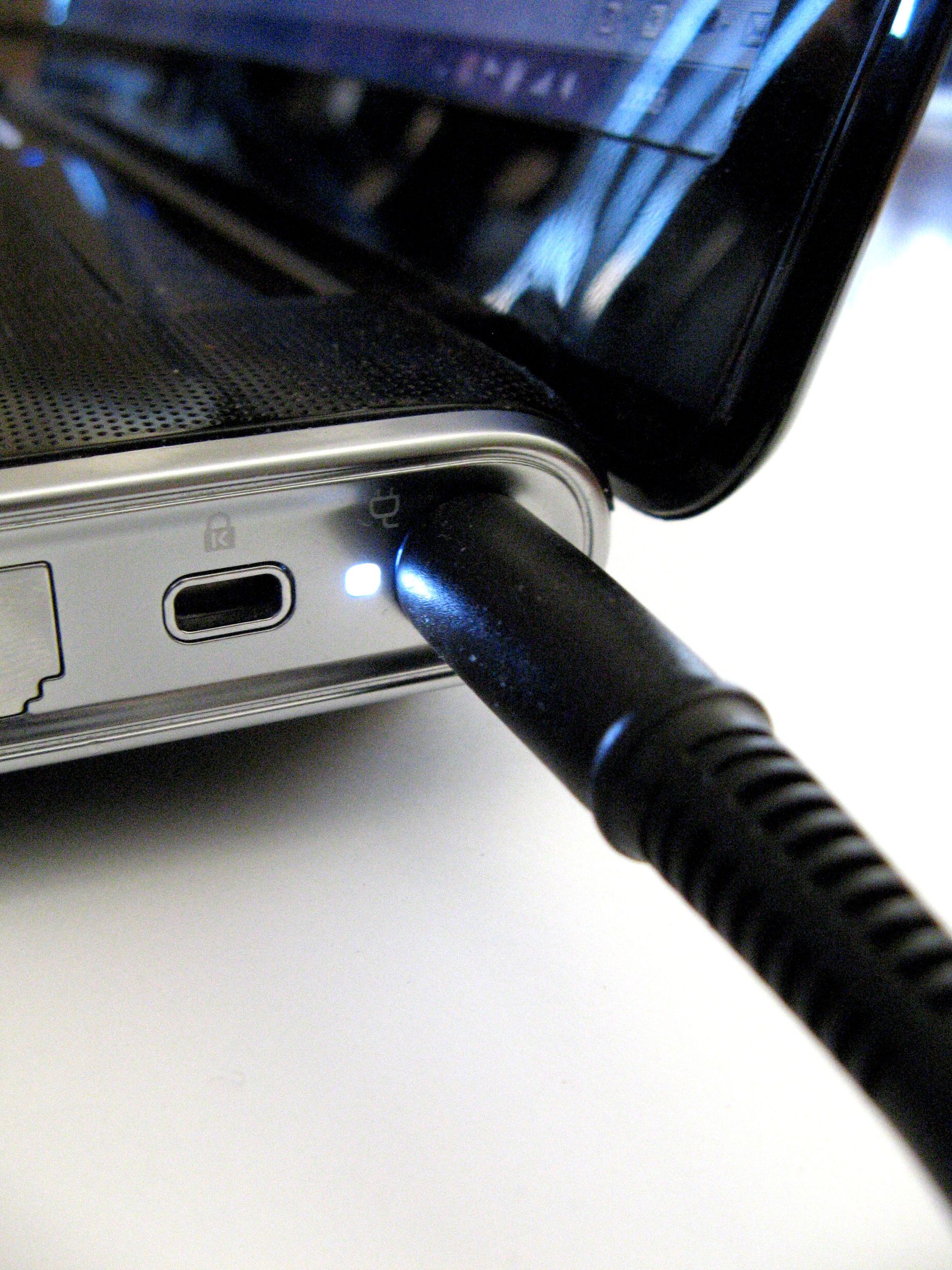 How to Repair HP Dv6 Notebook Power Adapter : 6 Steps (with Pictures ...