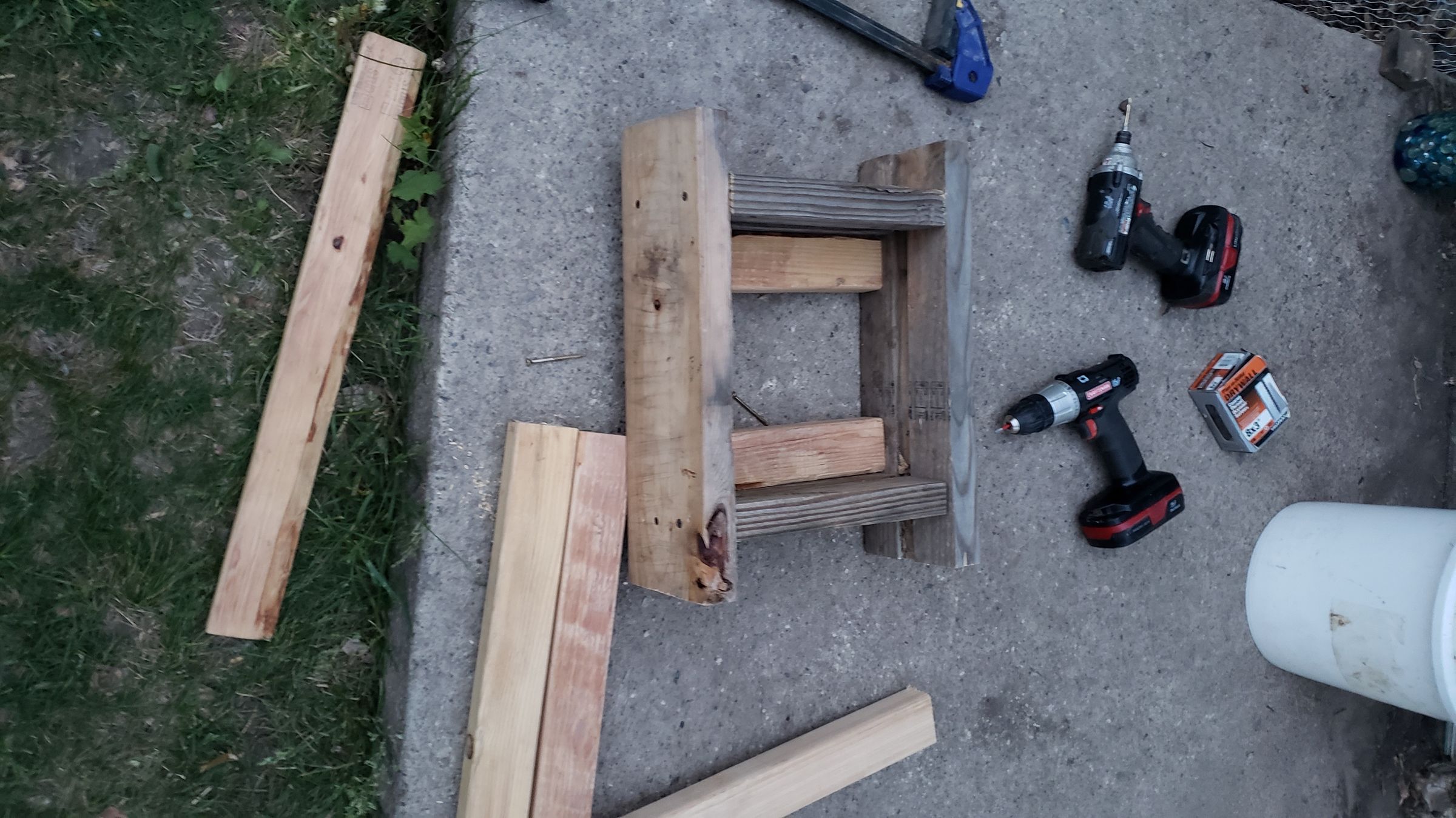 Chicken Water Tower : 3 Steps - Instructables