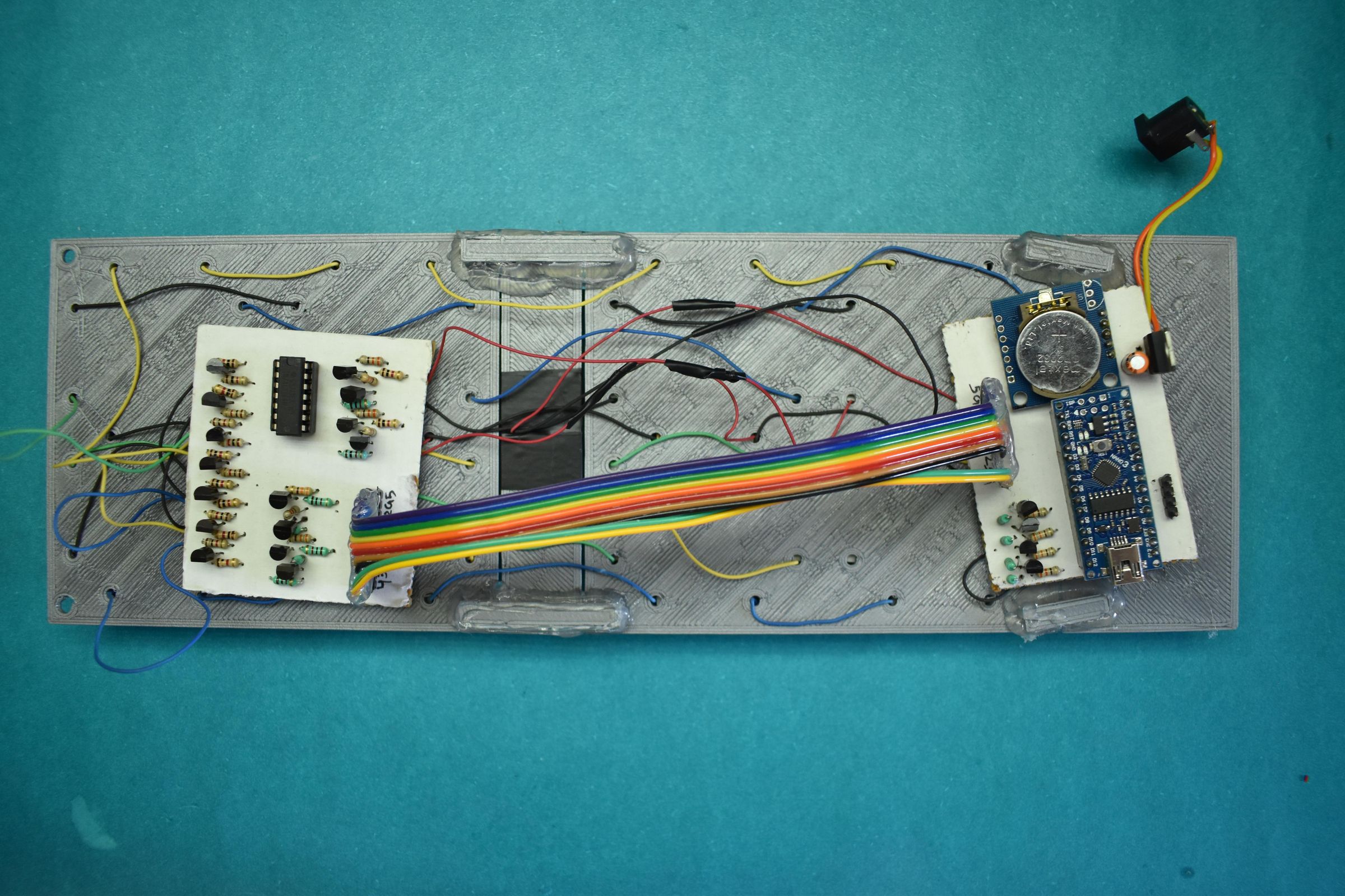 A Simple Clock : 11 Steps (with Pictures) - Instructables