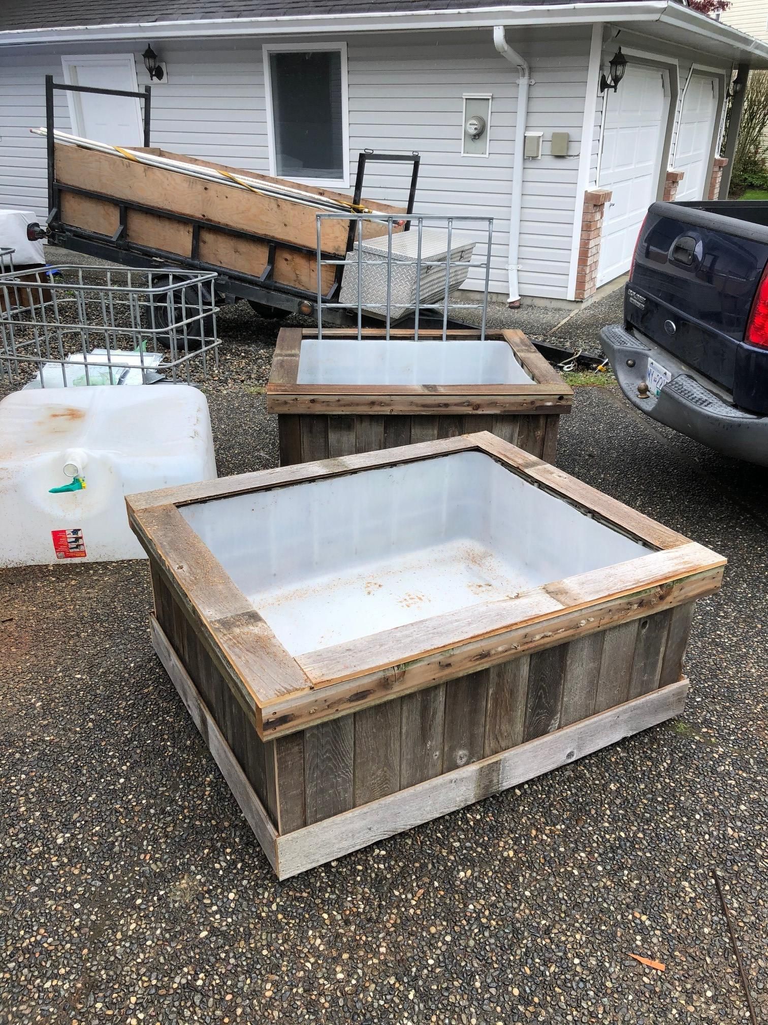 Garden Planters - From an IBC Tote and Old Fence : 13 Steps (with ...