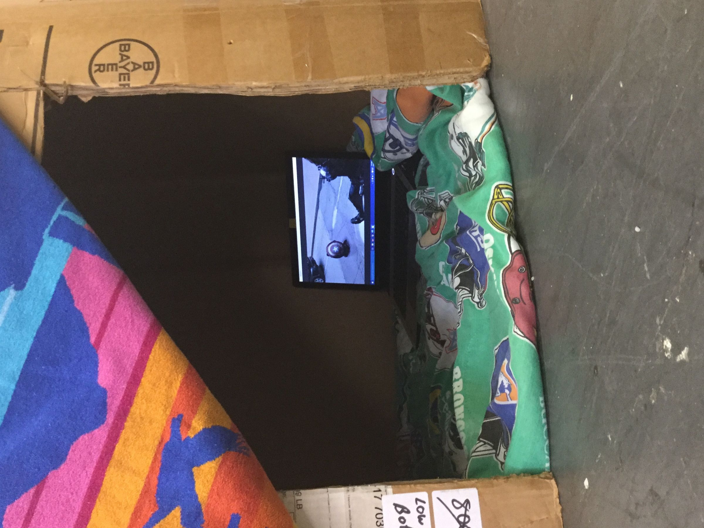 Single Box-box Fort : 5 Steps - Instructables