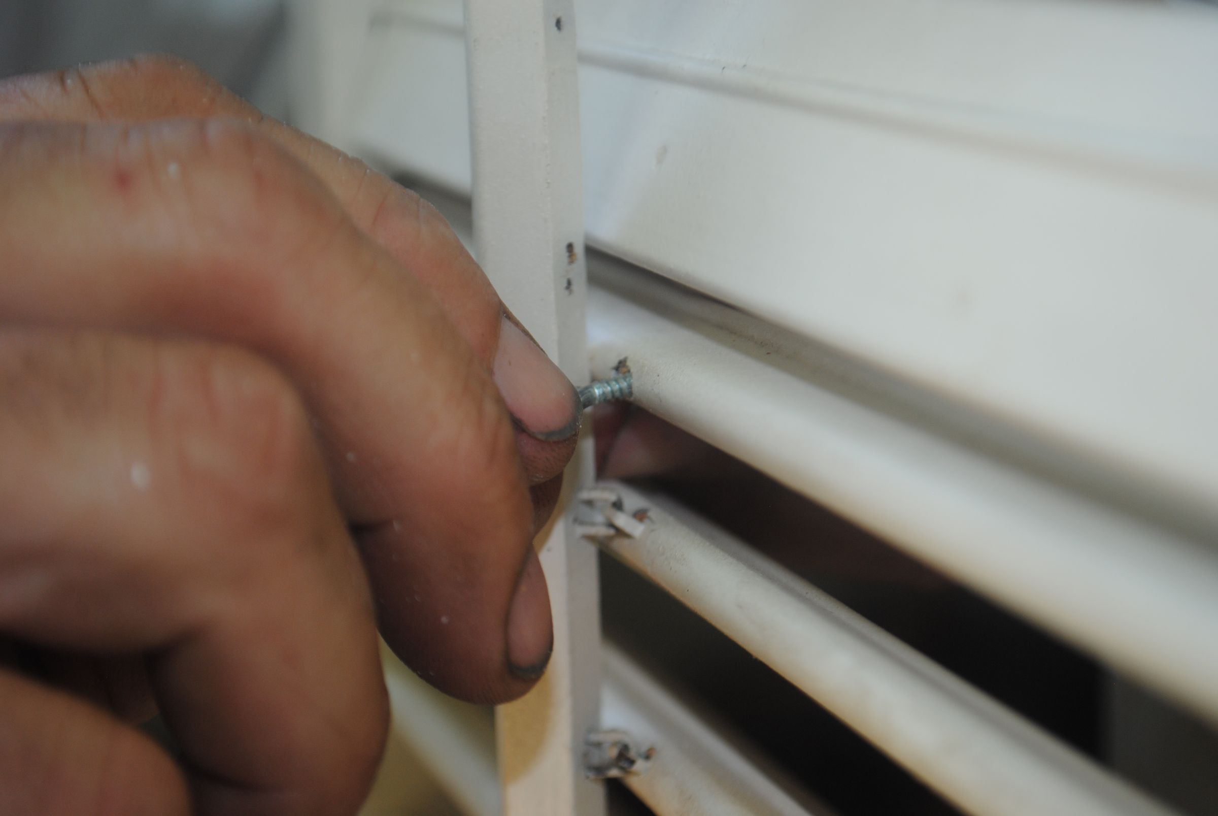 How to Repair Broken Slats on Louvre Shutters : 3 Steps (with Pictures ...