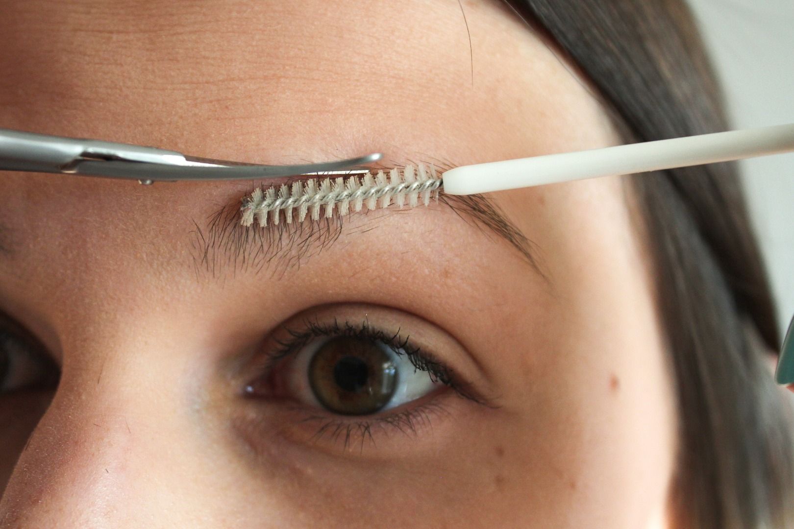 How to Trim Your Eyebrows : 3 Steps (with Pictures) - Instructables