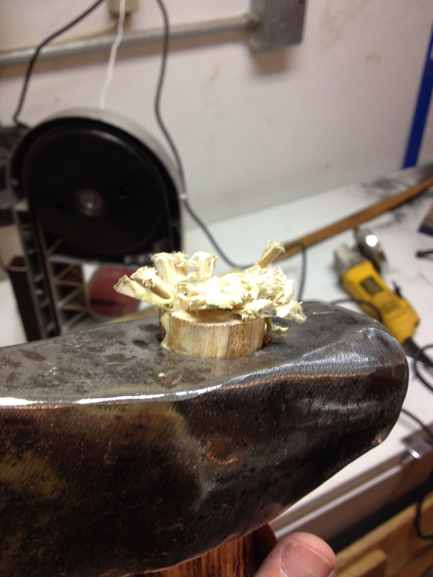 How to Re-handle an Axe... : 6 Steps (with Pictures) - Instructables