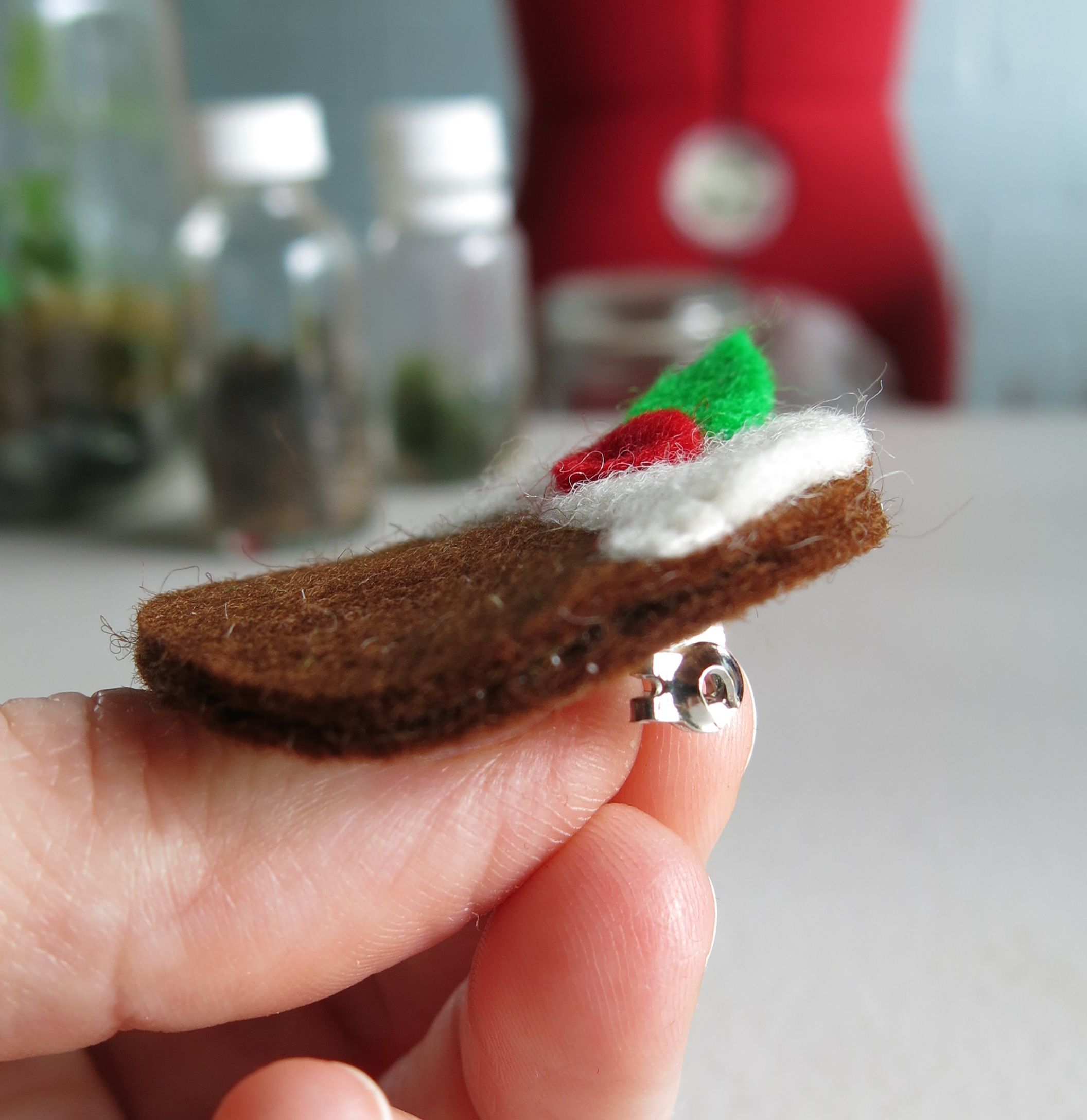 Pudding Brooch : 3 Steps (with Pictures) - Instructables