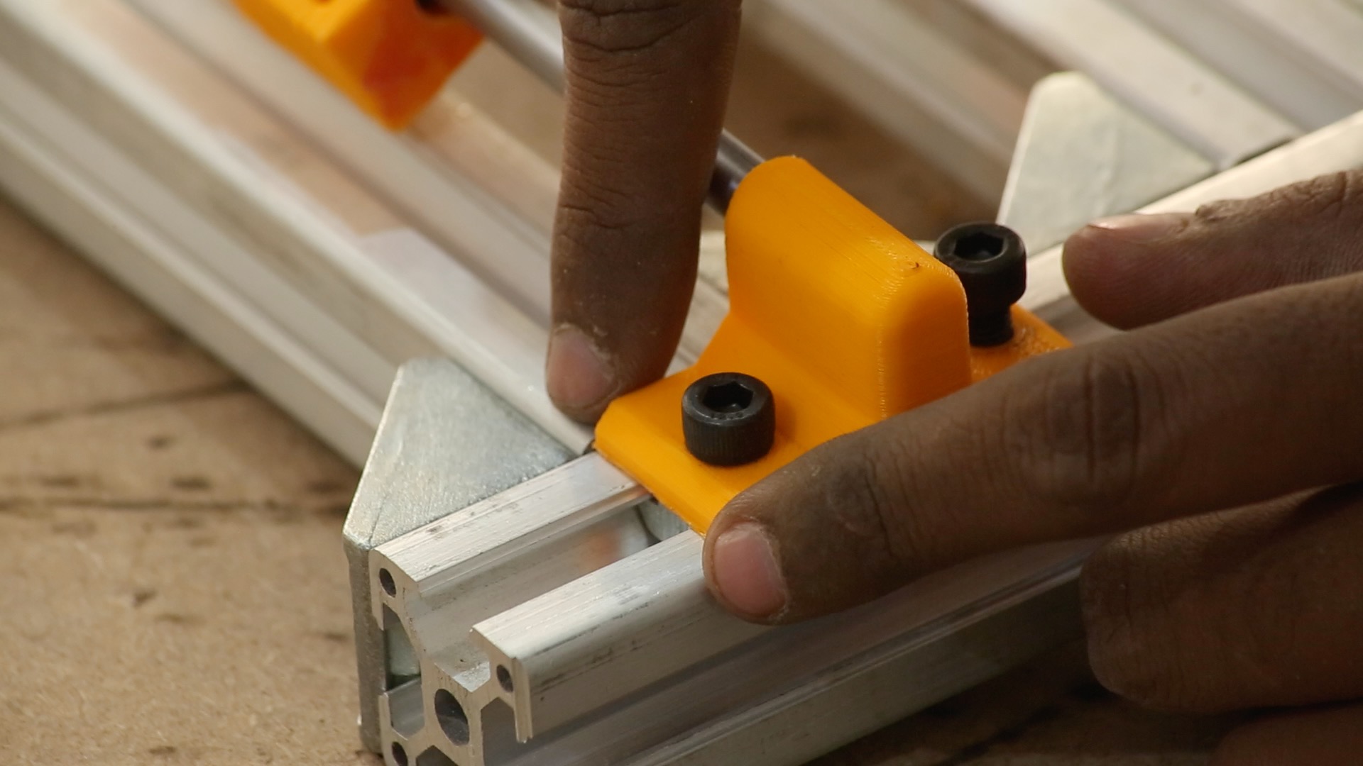 DIY PCB Milling Machine - Part 2 - Linear Sliders : 4 Steps - Instructables