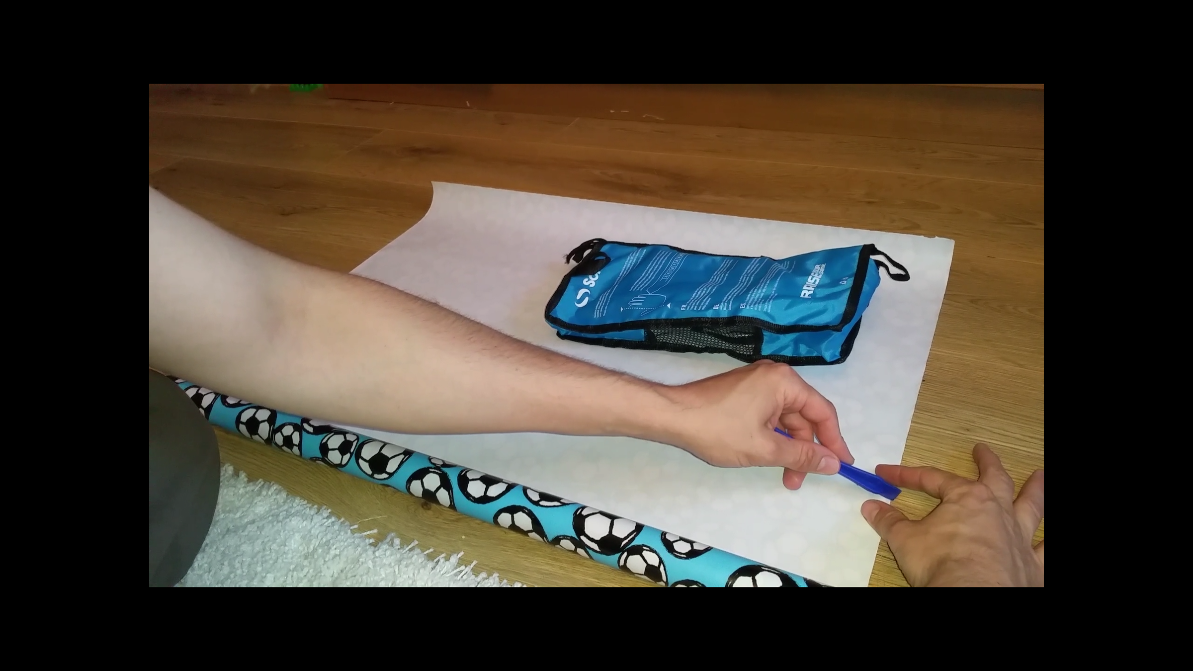 Easy Cut Wrapping Paper : 4 Steps - Instructables
