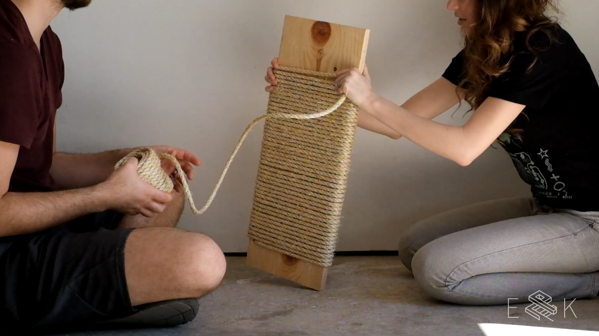 DIY Modern Cat Scratching Post : 8 Steps (with Pictures) - Instructables