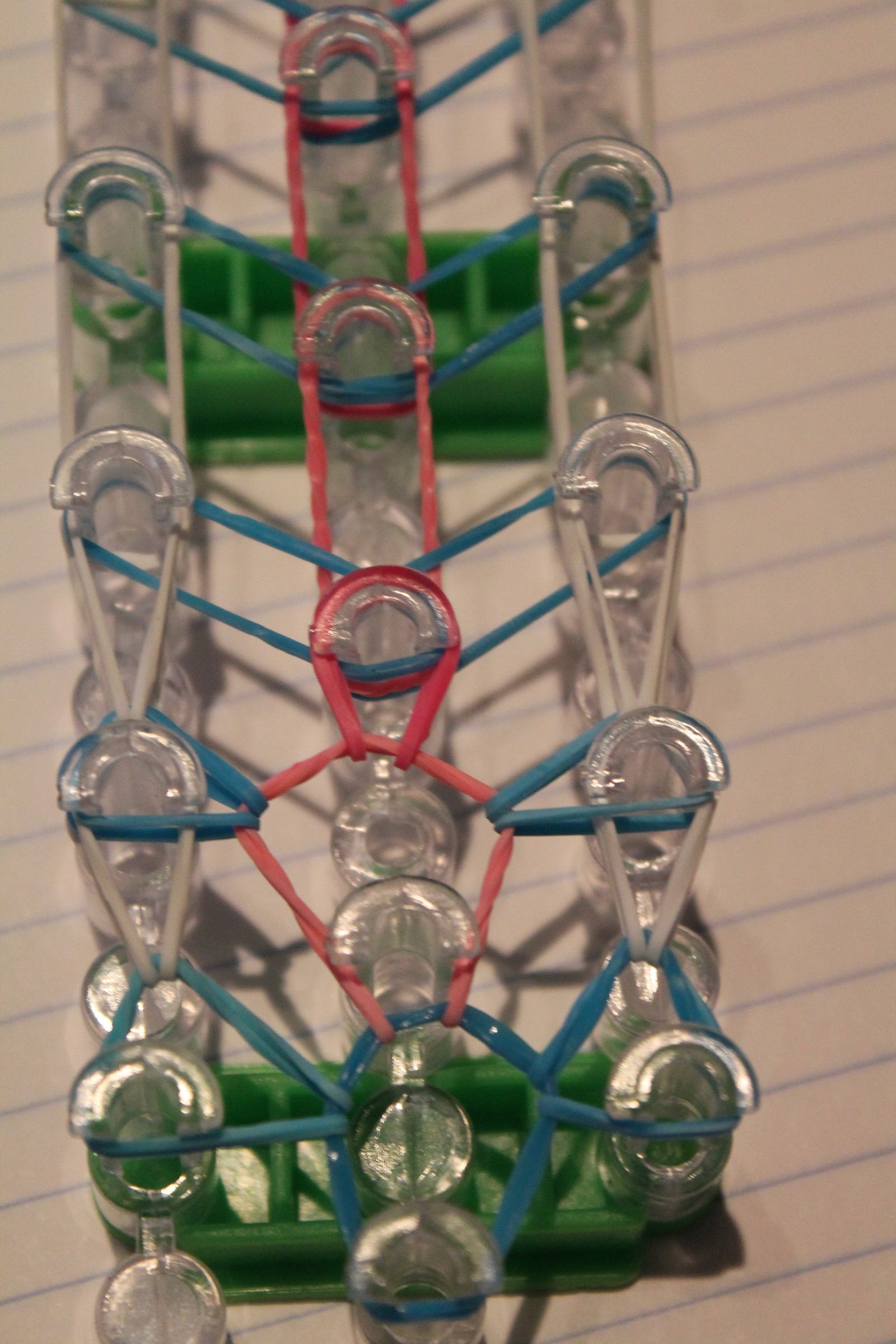 Rainbow Loom How-to: Zippy Chain : 16 Steps (with Pictures) - Instructables