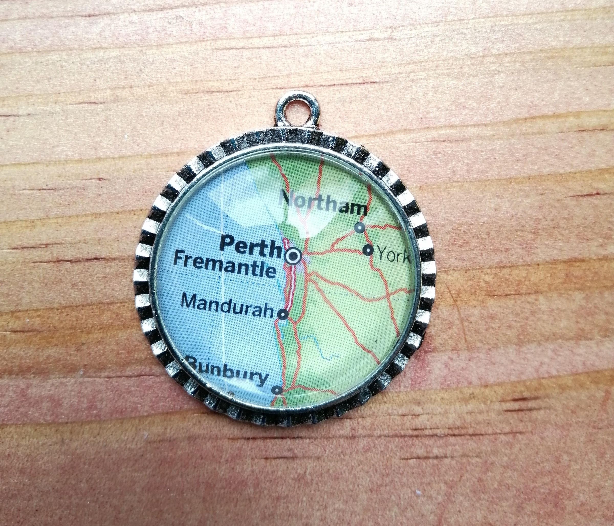 Map Pendants With NFC Tags : 6 Steps (with Pictures) - Instructables