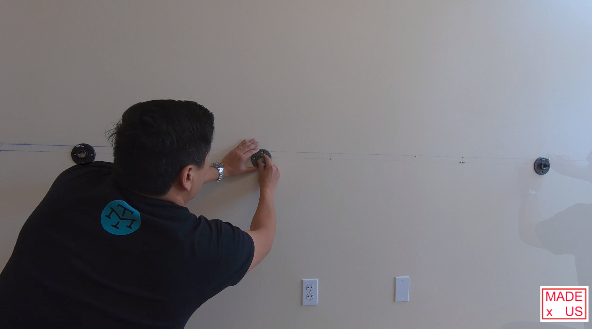 Floating Standing Desk : 7 Steps - Instructables