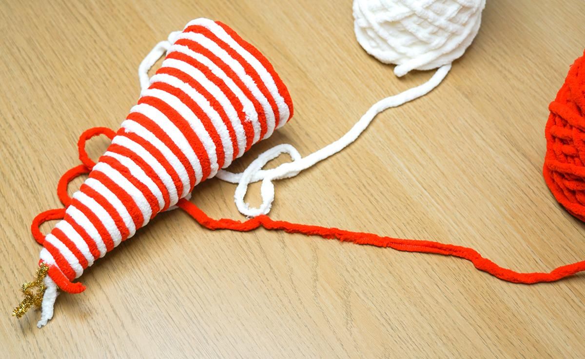 2 X DIY Christmas Decorations | Cone Trees & Crackers! : 9 Steps (with ...