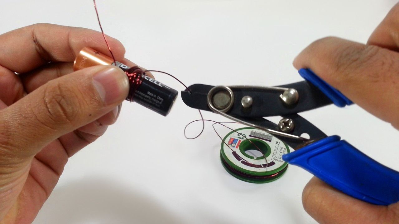 How to Make an Electric Motor : 6 Steps (with Pictures) - Instructables