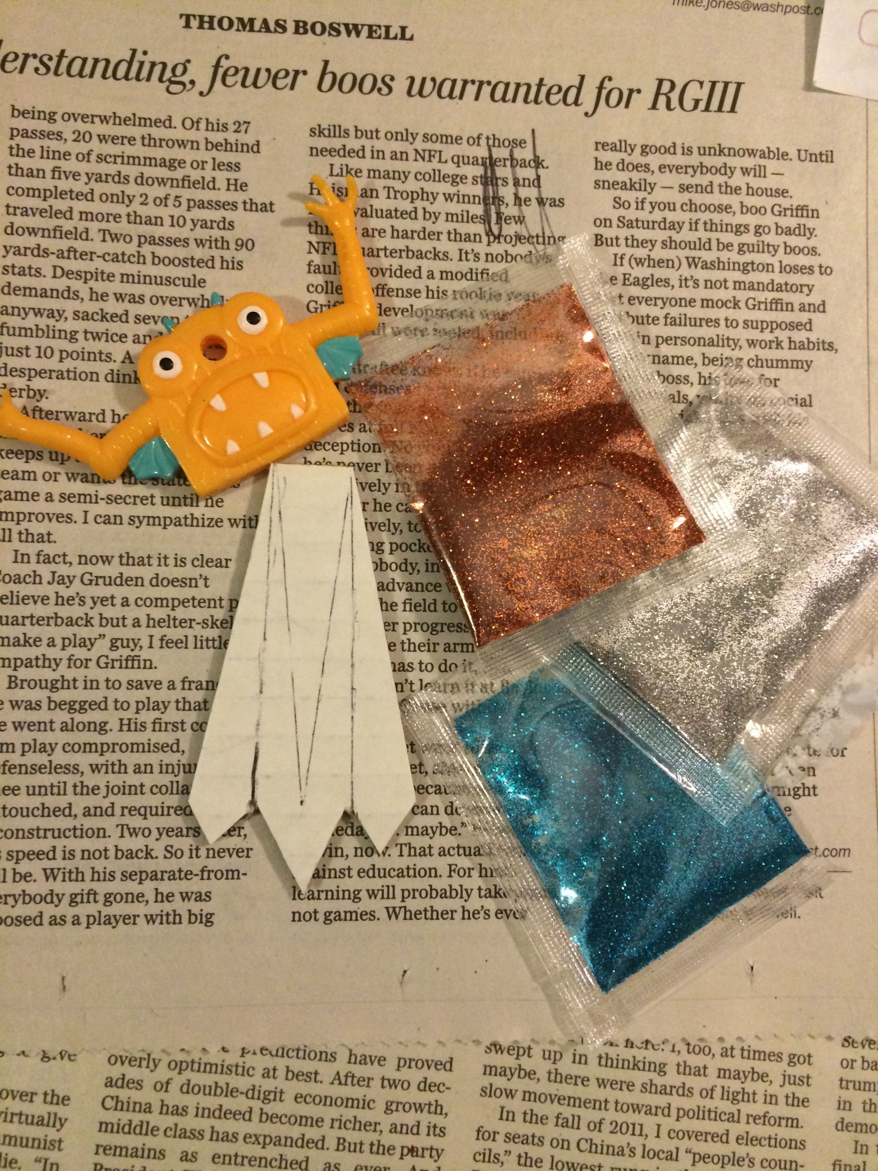 GLITTER MONSTER Necklaces! : 14 Steps - Instructables