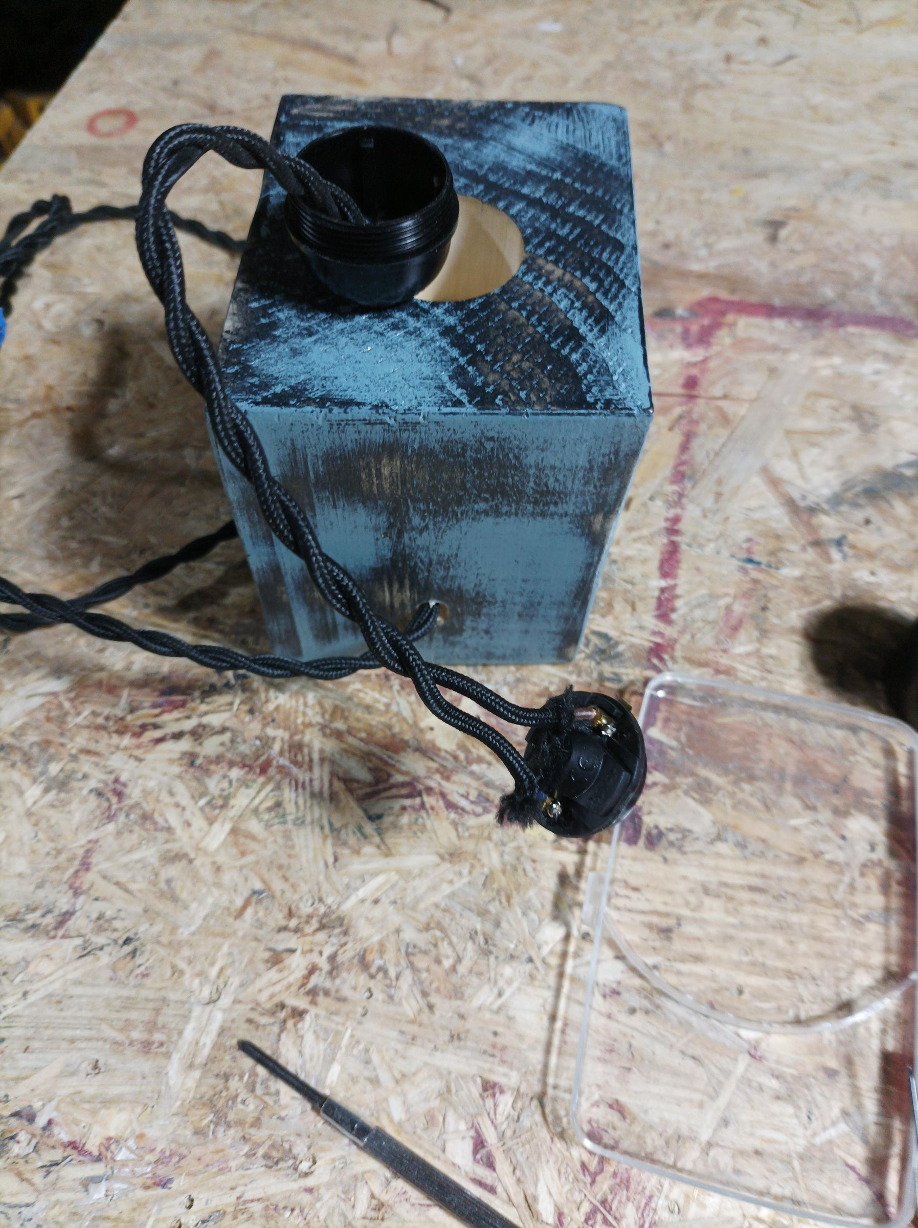 Design Lamps From Pallet Blocks : 6 Steps - Instructables