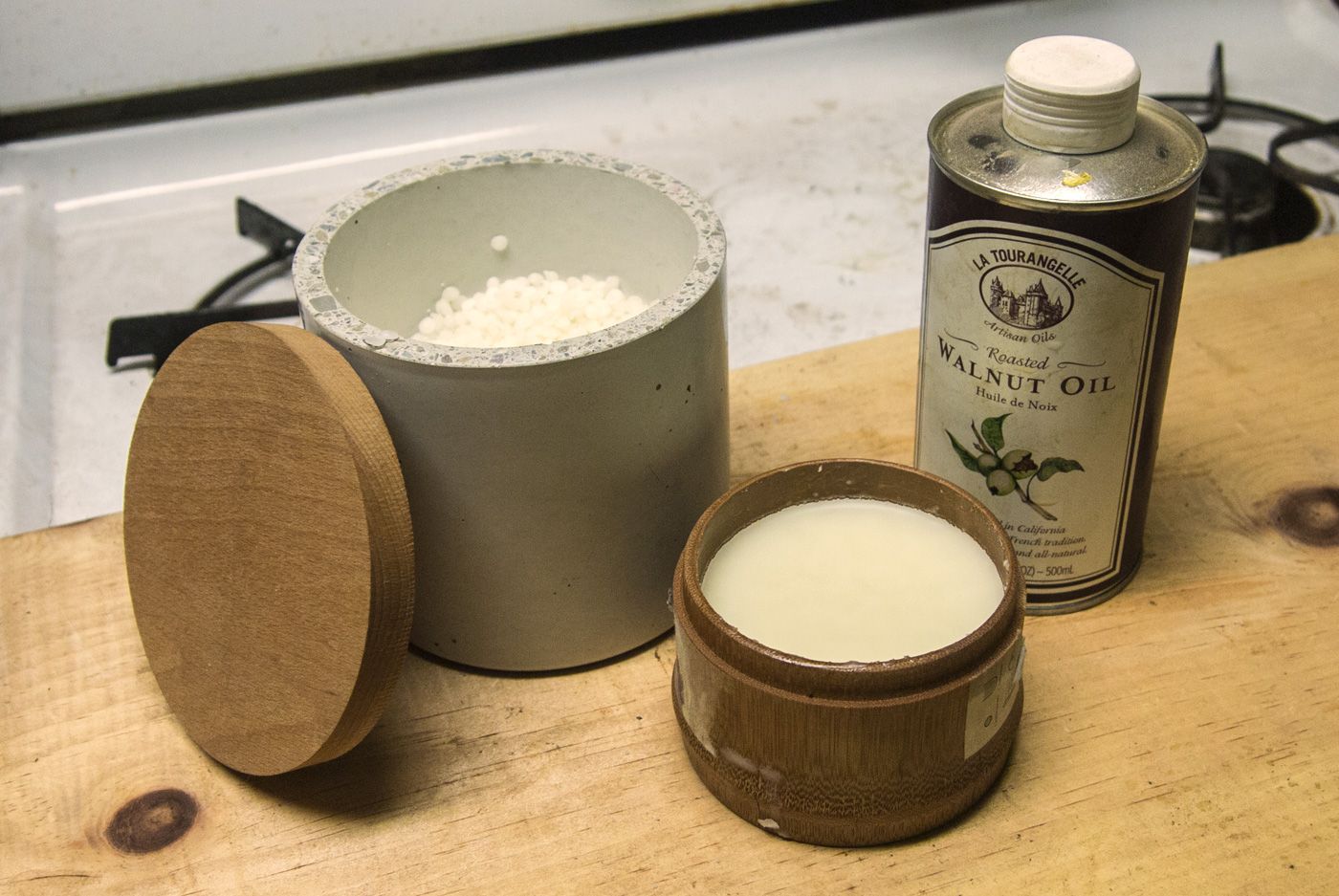 Food-Safe Wood Finish With Shellac (+ Bee's Wax / Walnut Oil) : 6 Steps ...