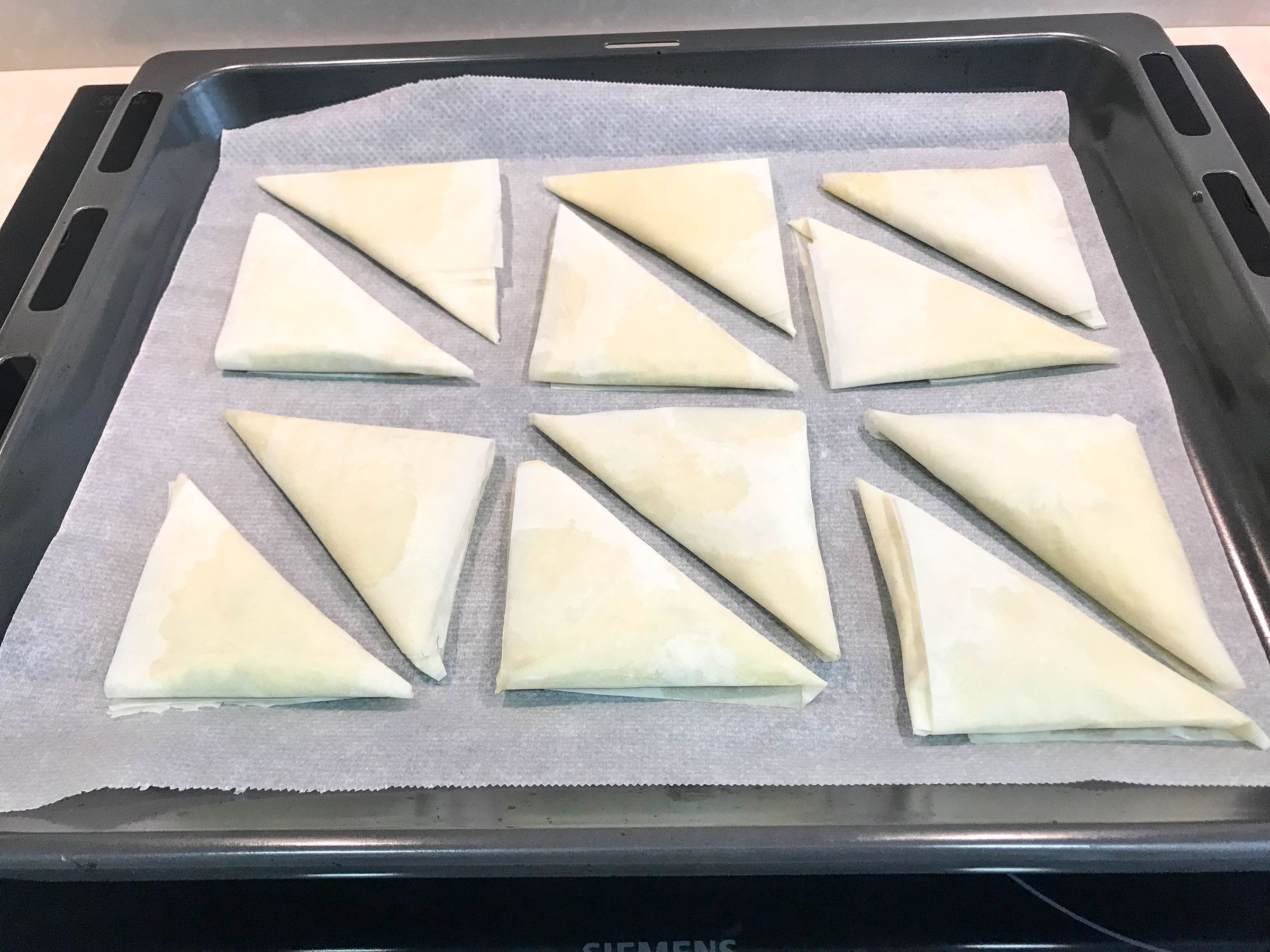 Easy Filo Cheese Triangles With Parsley : 5 Steps (with Pictures ...