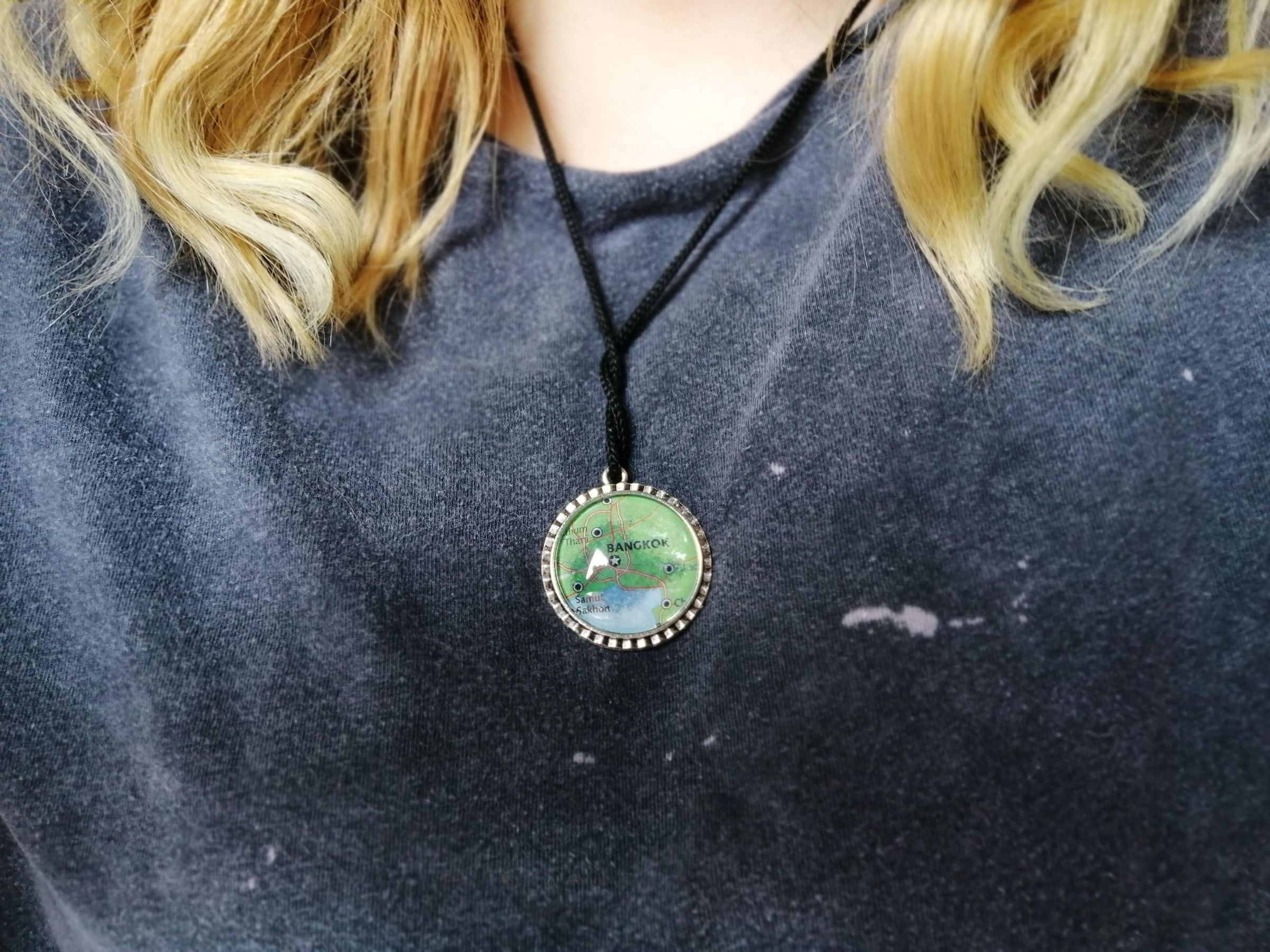 Map Pendants With NFC Tags : 6 Steps (with Pictures) - Instructables