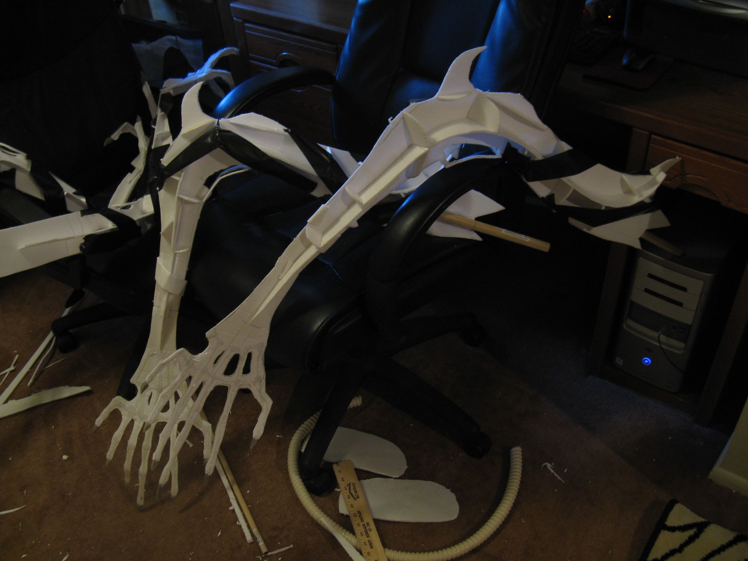 Life-Size Alien Queen Statue From Aliens : 8 Steps (with Pictures ...