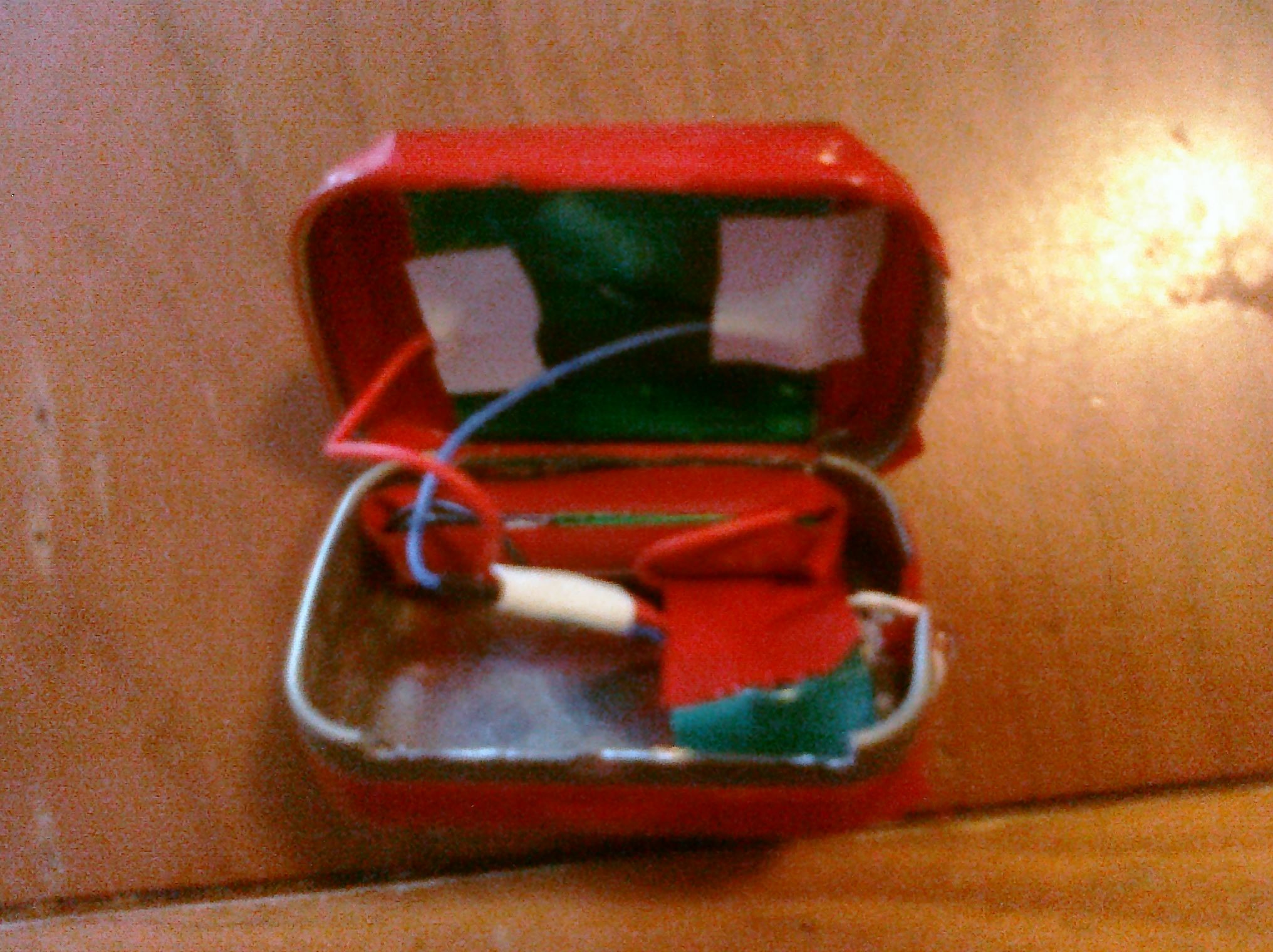 Handy Solar Flashlight (in Altoids Mini Tin) : 6 Steps - Instructables