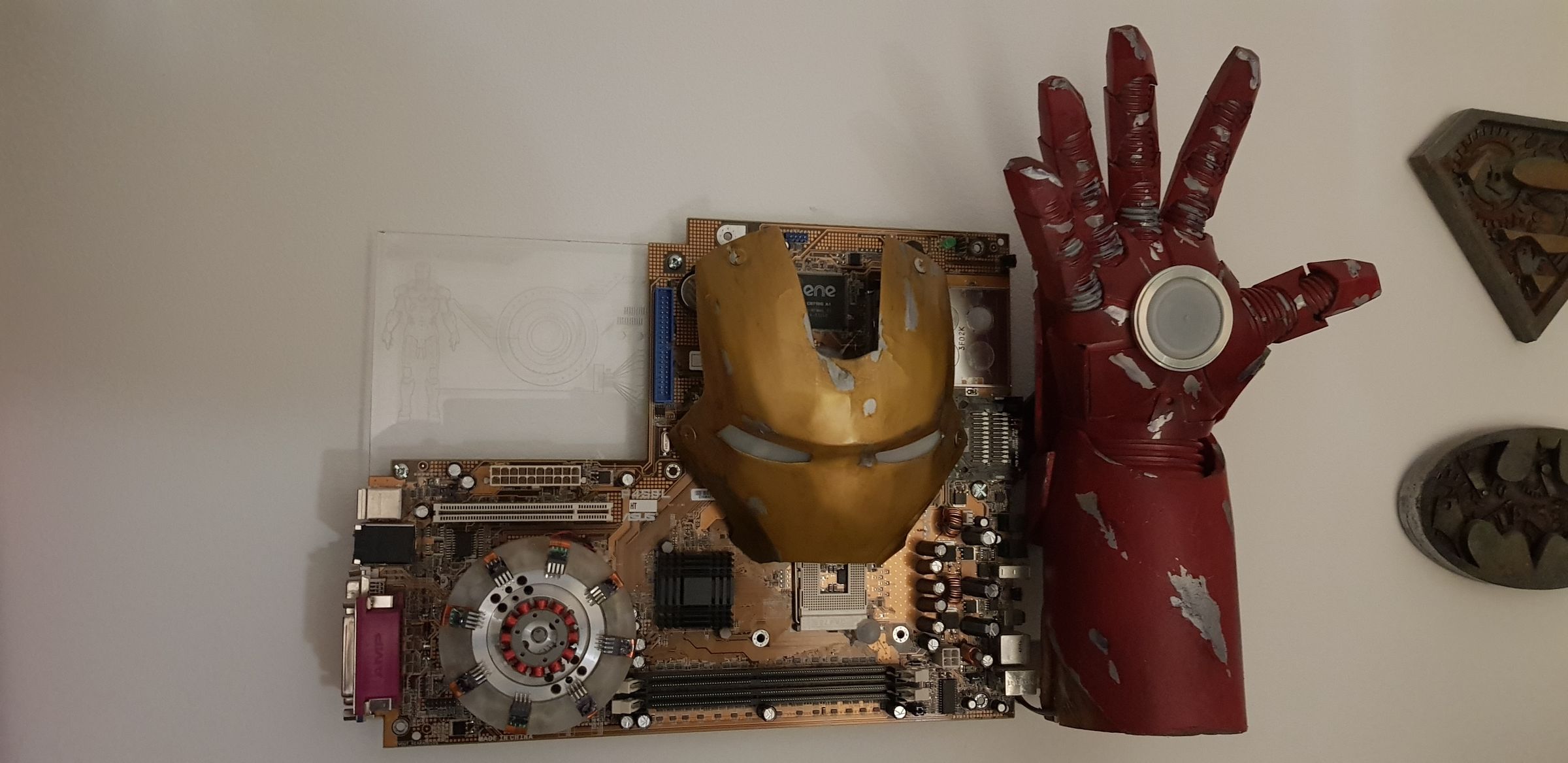 A Stand for Tony's Work (Ironman Jarvis Console) : 3 Steps - Instructables
