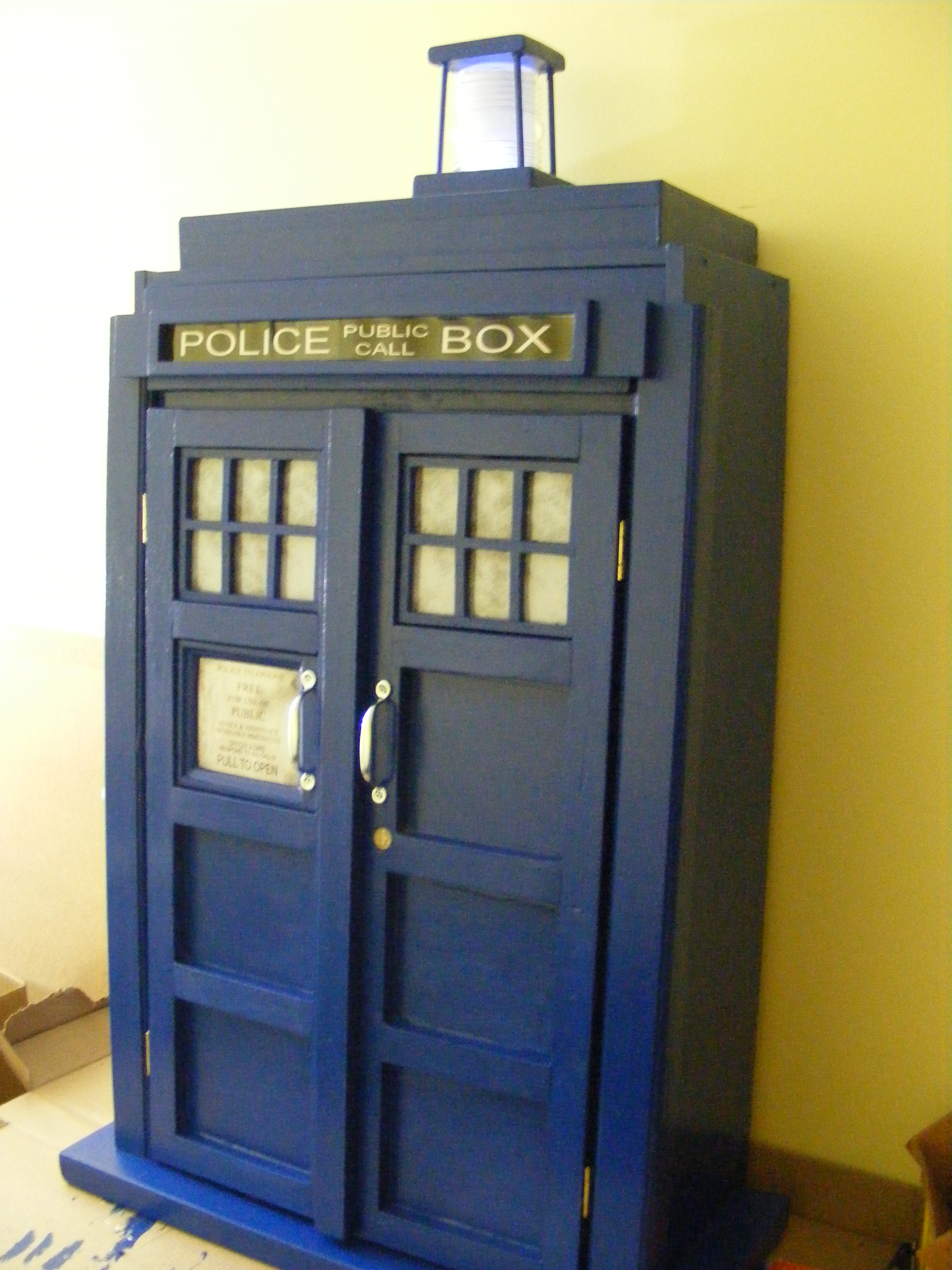 TARDIS Bookcase Cupboard - Goodhart Maker Den of Unequity Storage ...